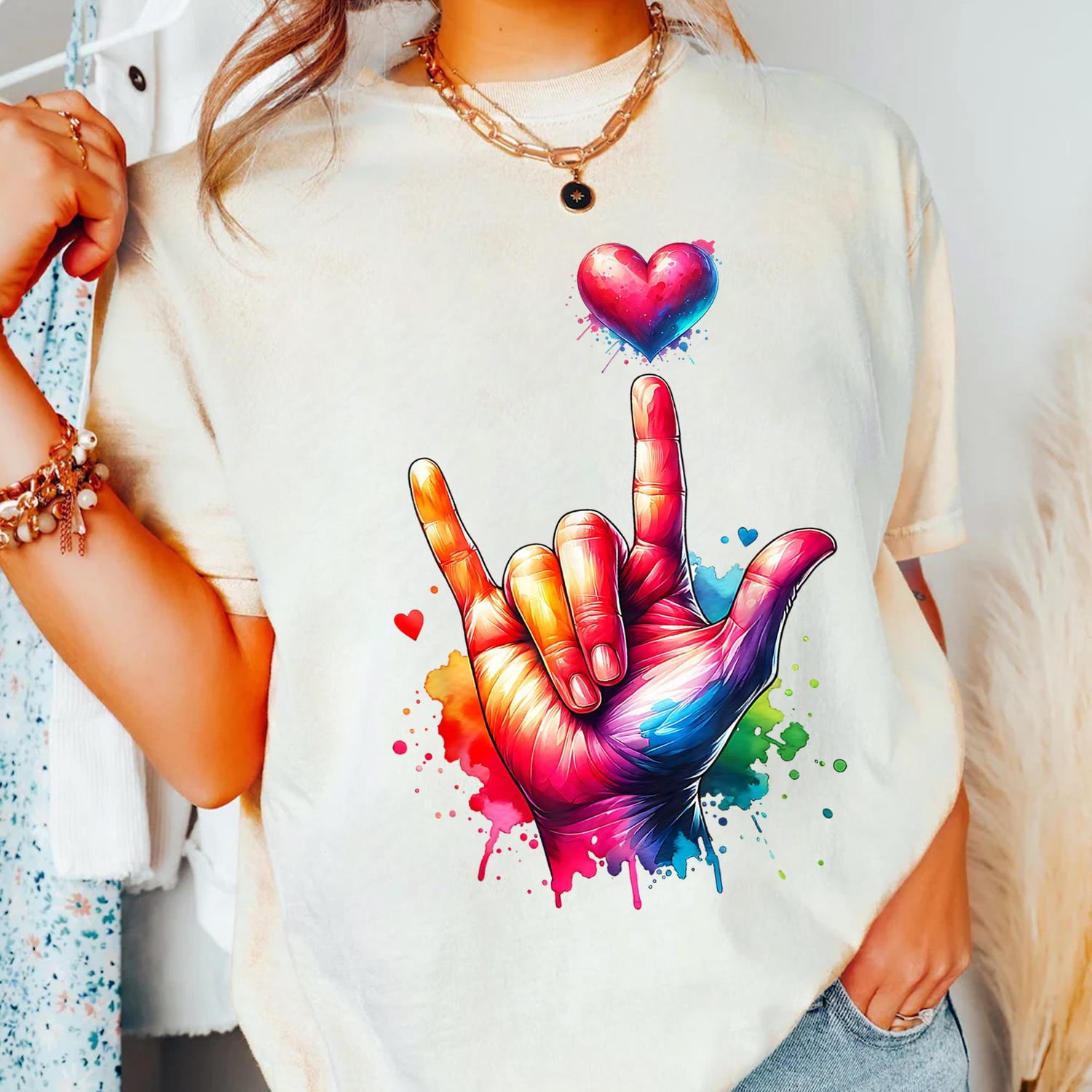 Gildan Sign Language t-shirt - ASL I Love You Hand Sign - Colorful ...