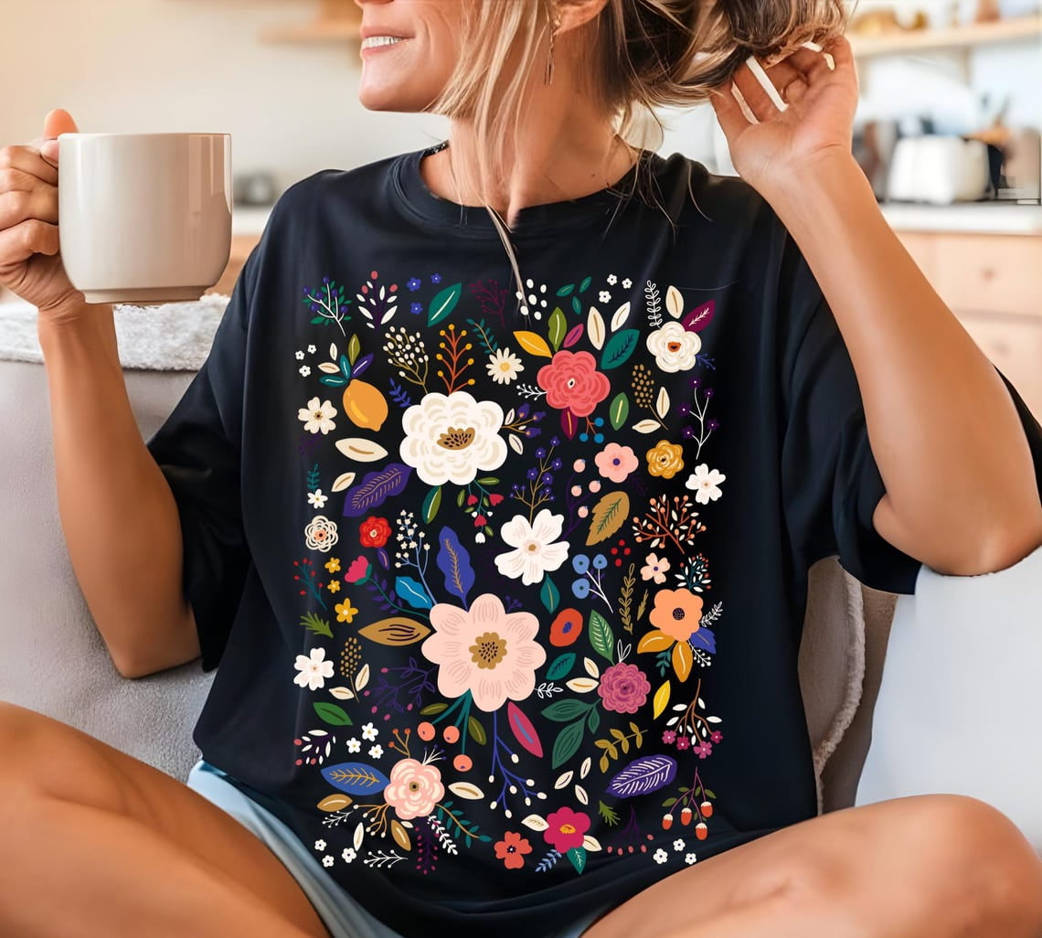 Gildan Wildflower Retro Graphic Tee, Vintage Floral Design With Nature ...