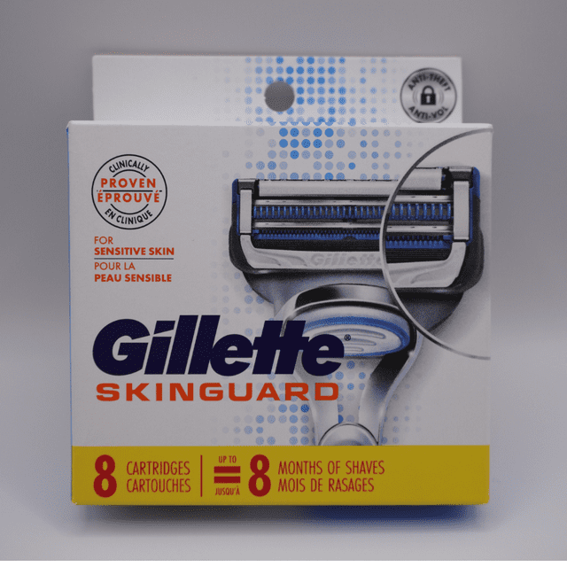 Gillette Skinguard Sensitive Shaving Razor Blade Refills for Men, 8 ct ...