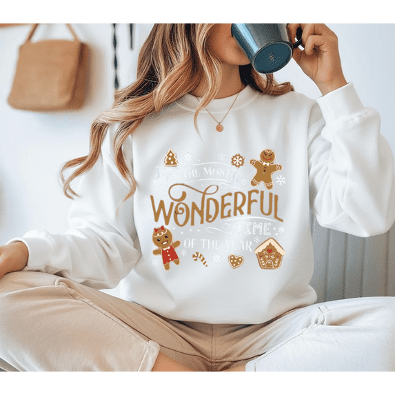 Gingerbread Man & Snowflake Winter Holiday Pattern Sweatshirt, up to ...