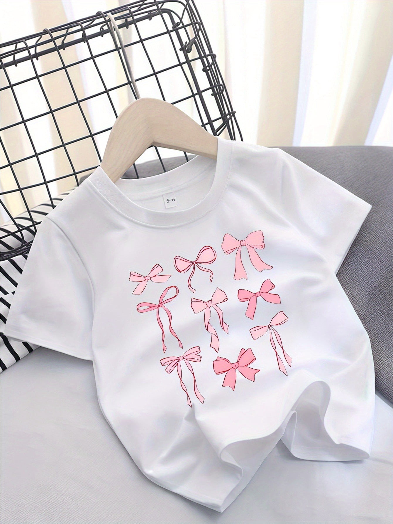 Girls' Casual Short-Sleeve Crew Neck T-Shirt with Cute Bow Print ...