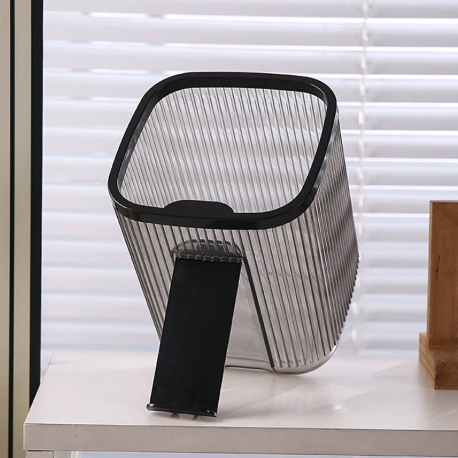 Gnmfd Mini Desktop Trash Can for Home Office Bedroom, Compact Waste ...