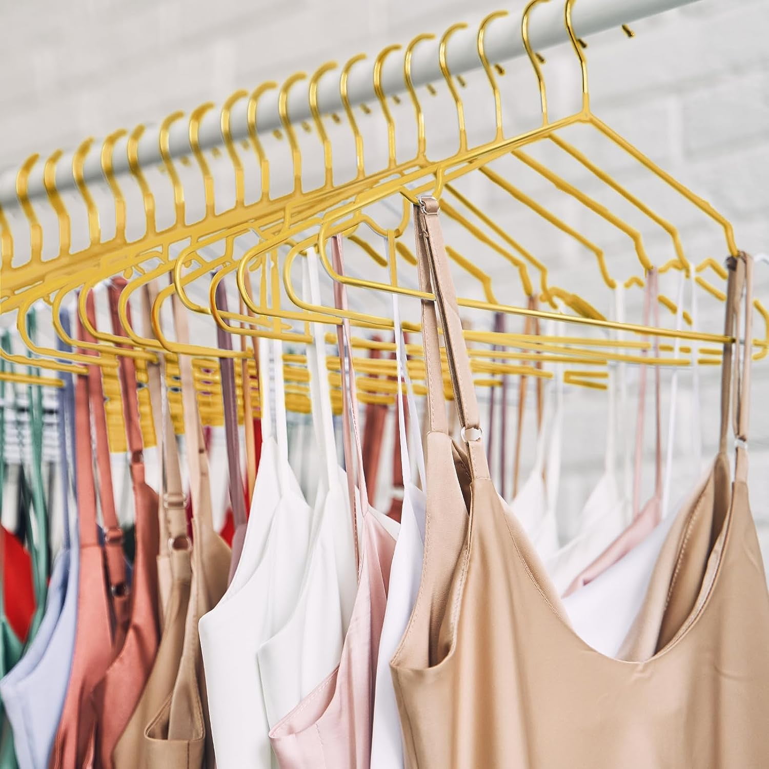 Gold Space Saving Hanger Set 100 Pcs with 50 Metal Wire Hangers & 50 ...