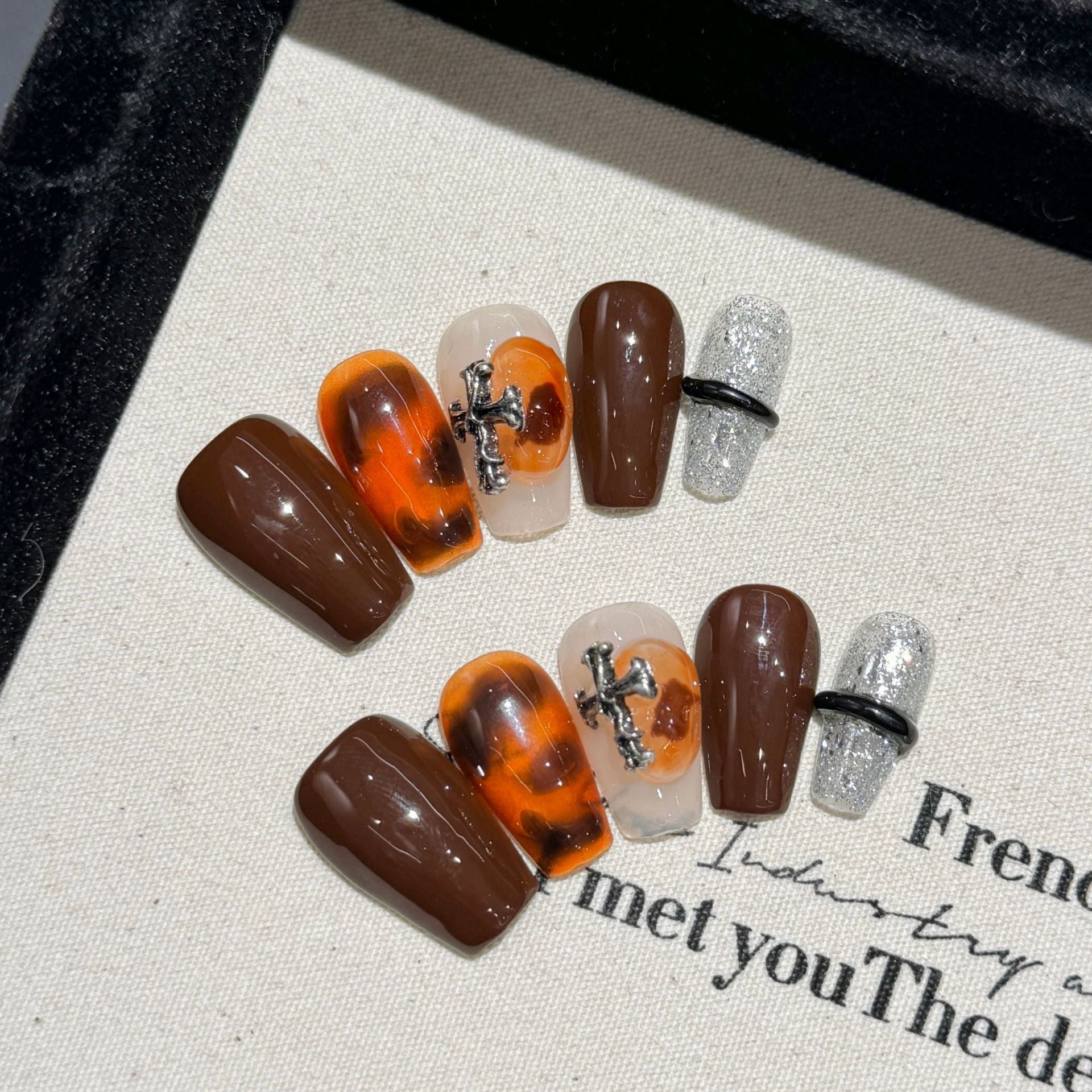[Golden Years] Handmade Wear Nail Autumn and Winter Maillard Amber ...