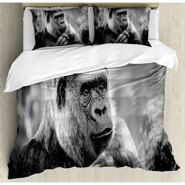 Gorilla Duvet Cover Set, Close up Shot of an Ape Animal on a Blurry ...