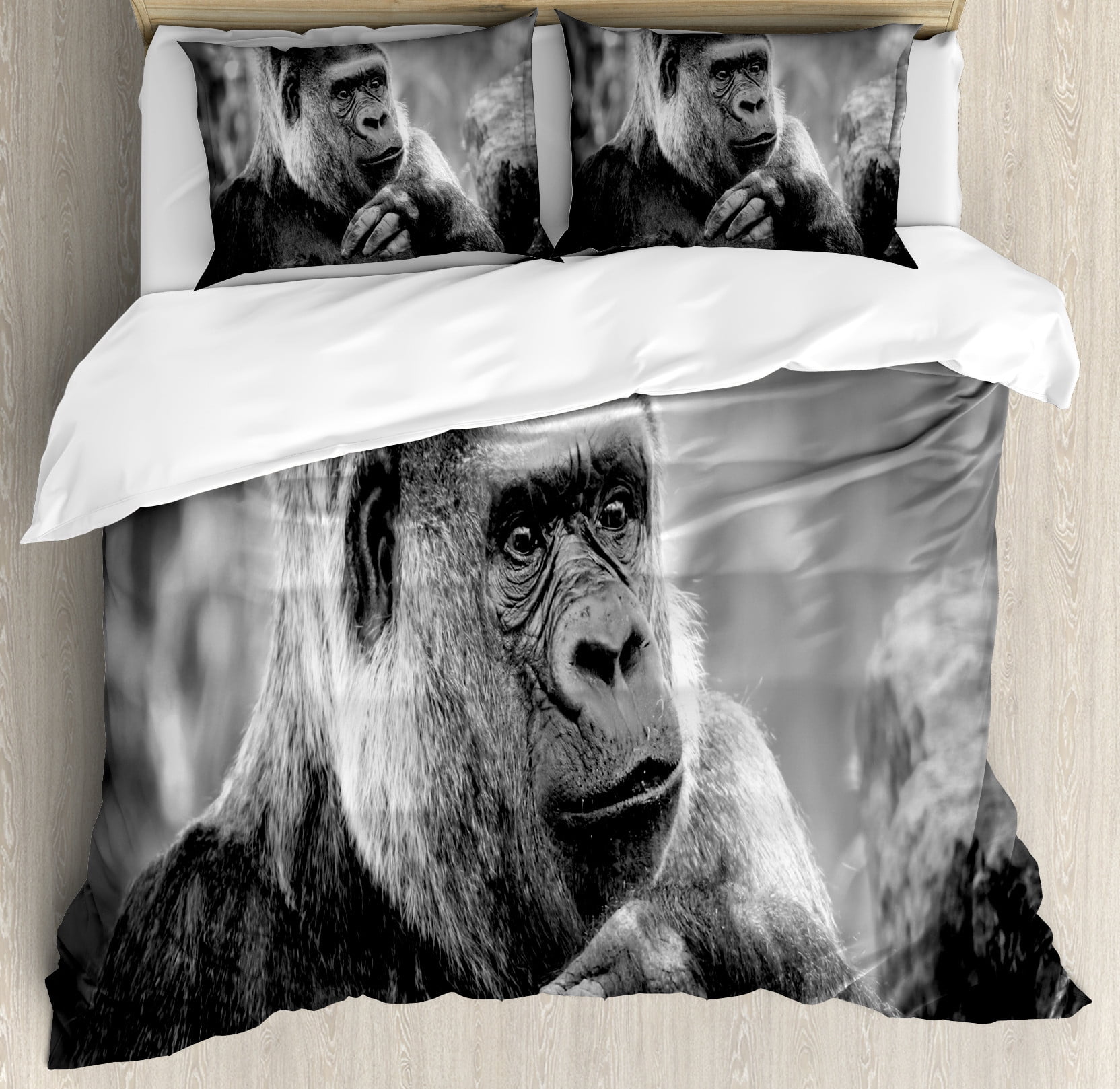 Gorilla Duvet Cover Set, Close up Shot of an Ape Animal on a Blurry ...