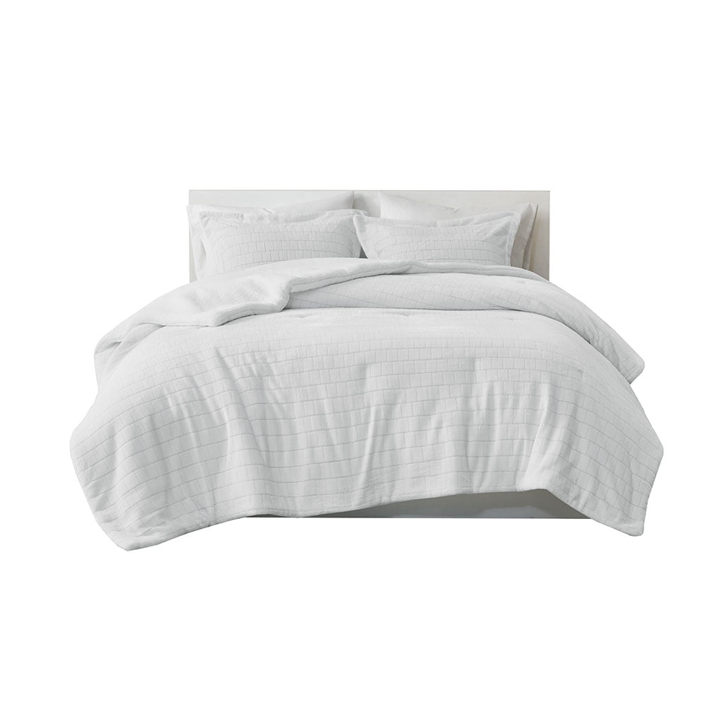 Gracie Mills Felton Plush to Sherpa Reversible Comforter Set - GRACE ...