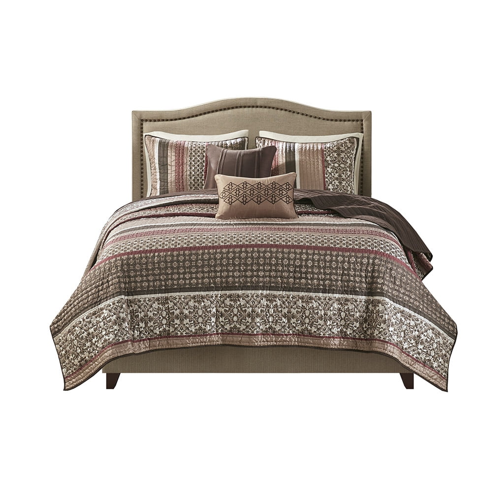 Gracie Mills Irmgard 5-Piece Reversible Jacquard Quilt Set with Throw ...