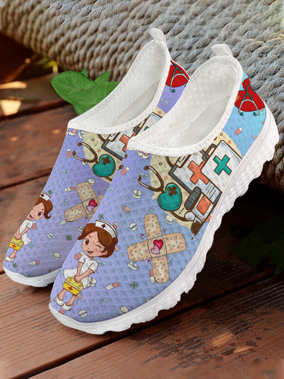 Gradient Women's Nursing Shoes Cute Cartoon Nurse Doctor Medical Print ...