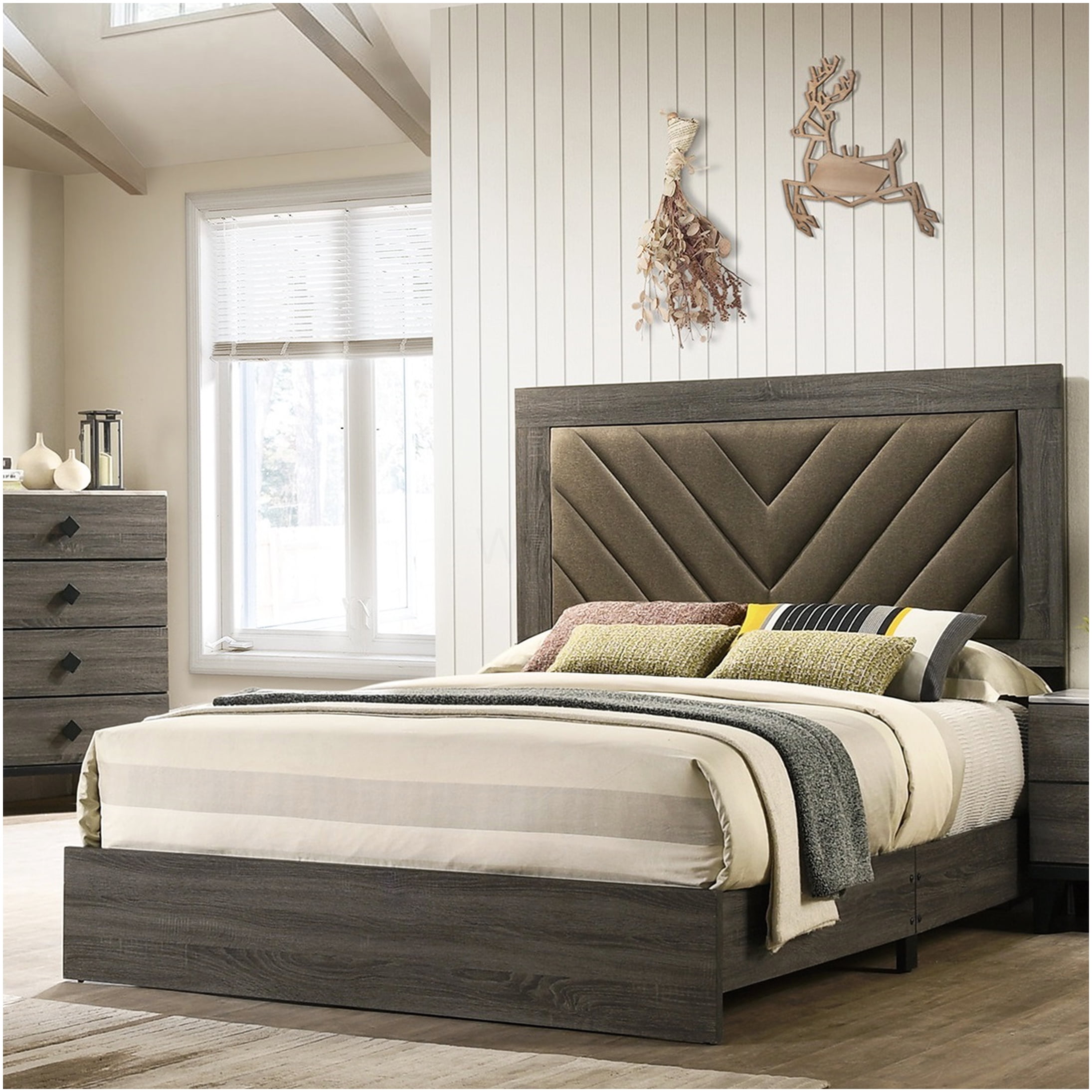 Gray Upholstered King Bed Frame with Tufted Headboard, Modern Platform ...