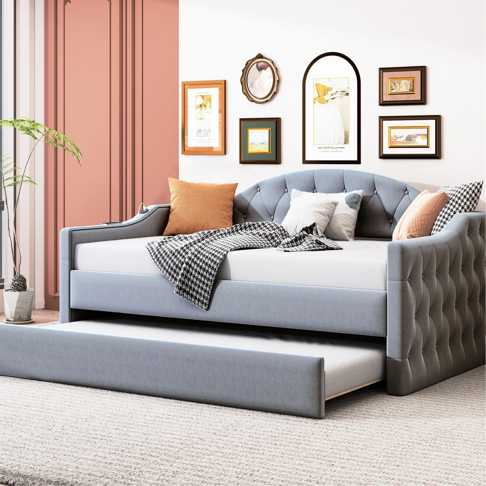 Gray tufted velvet daybed with pull - out trundle / Comfortable sleep ...