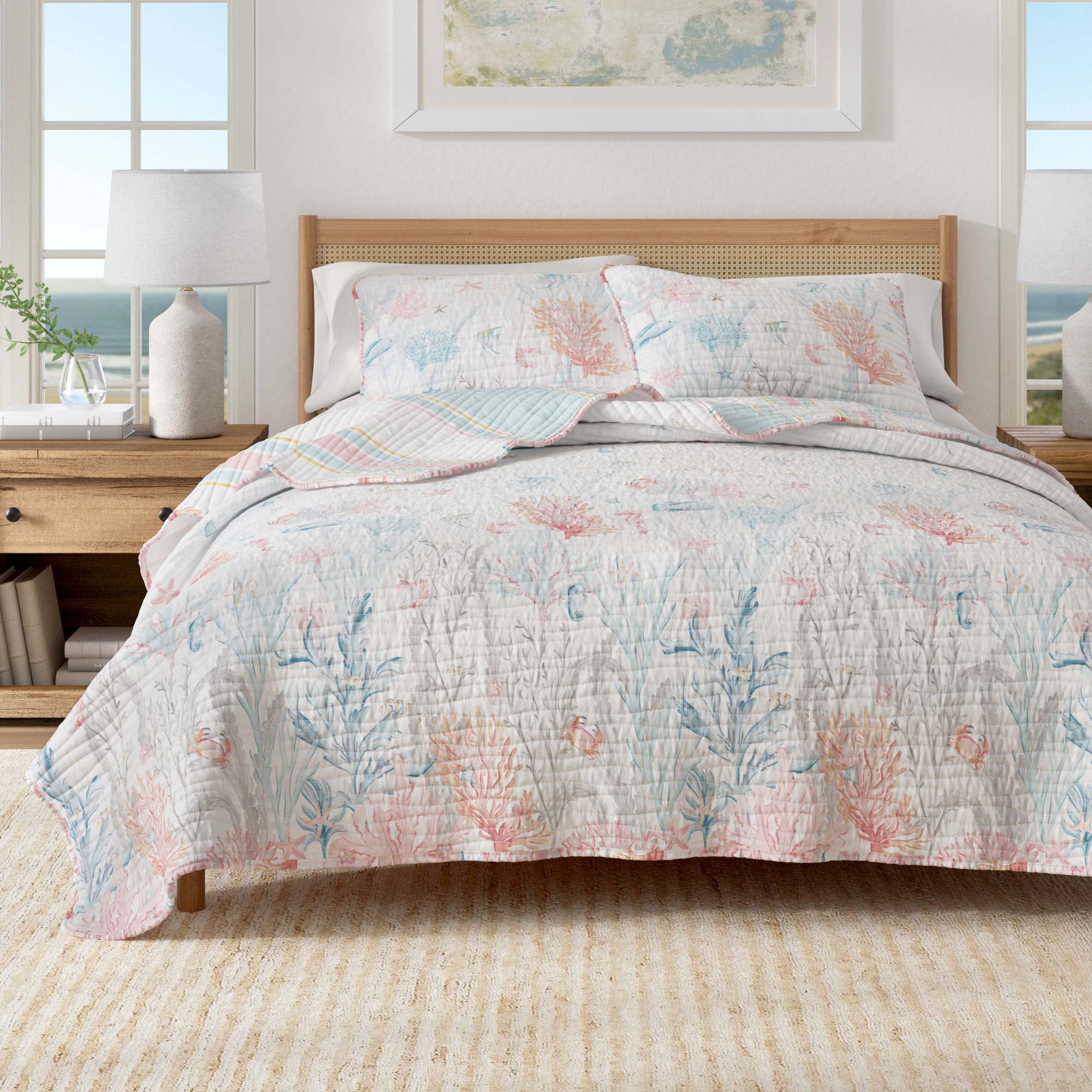 Great Bay Home Coastal Coral Reef Quilt Set with Shams (Twin / Twin XL ...