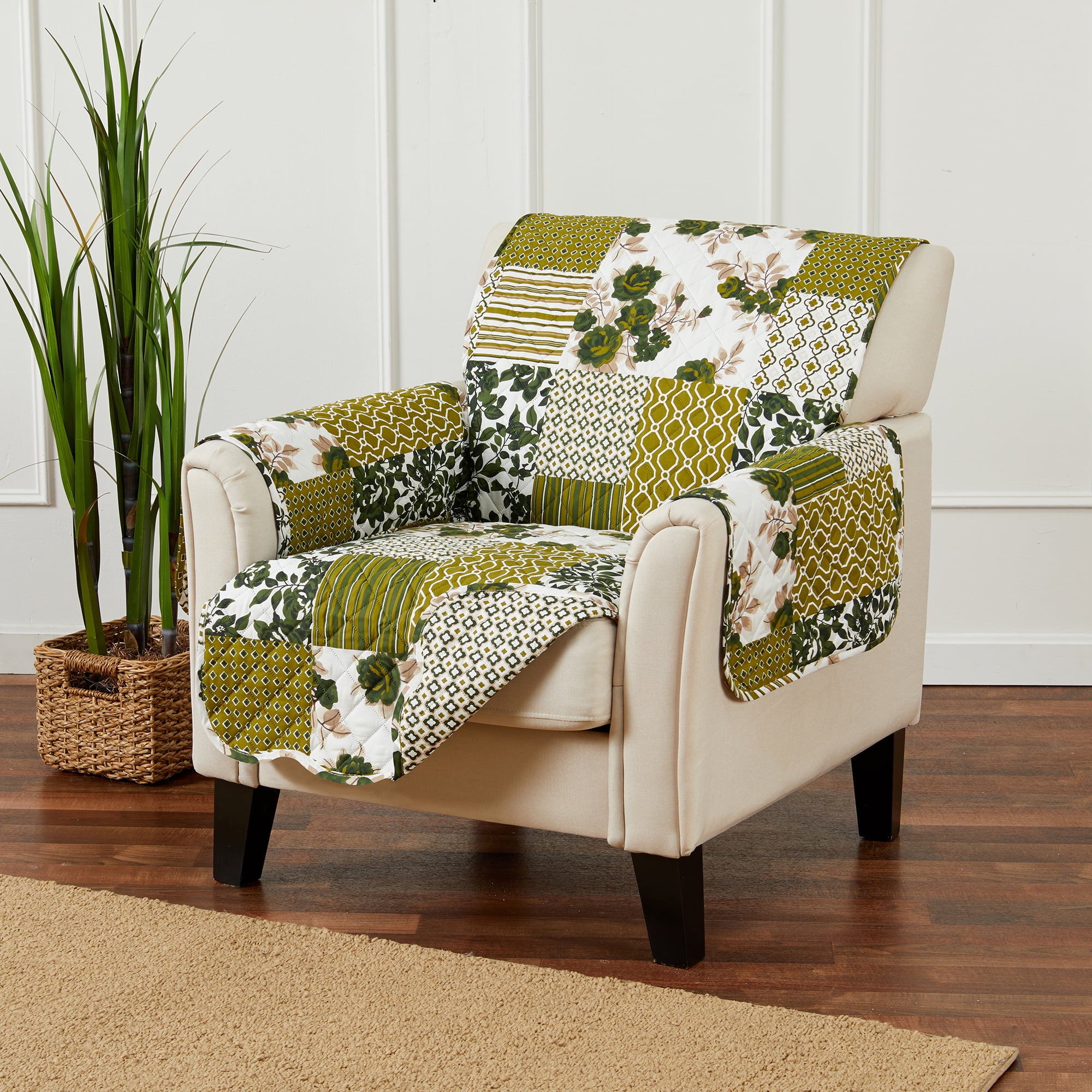 Great Bay Home Patchwork Scalloped Reversible Washable Pet Furniture ...