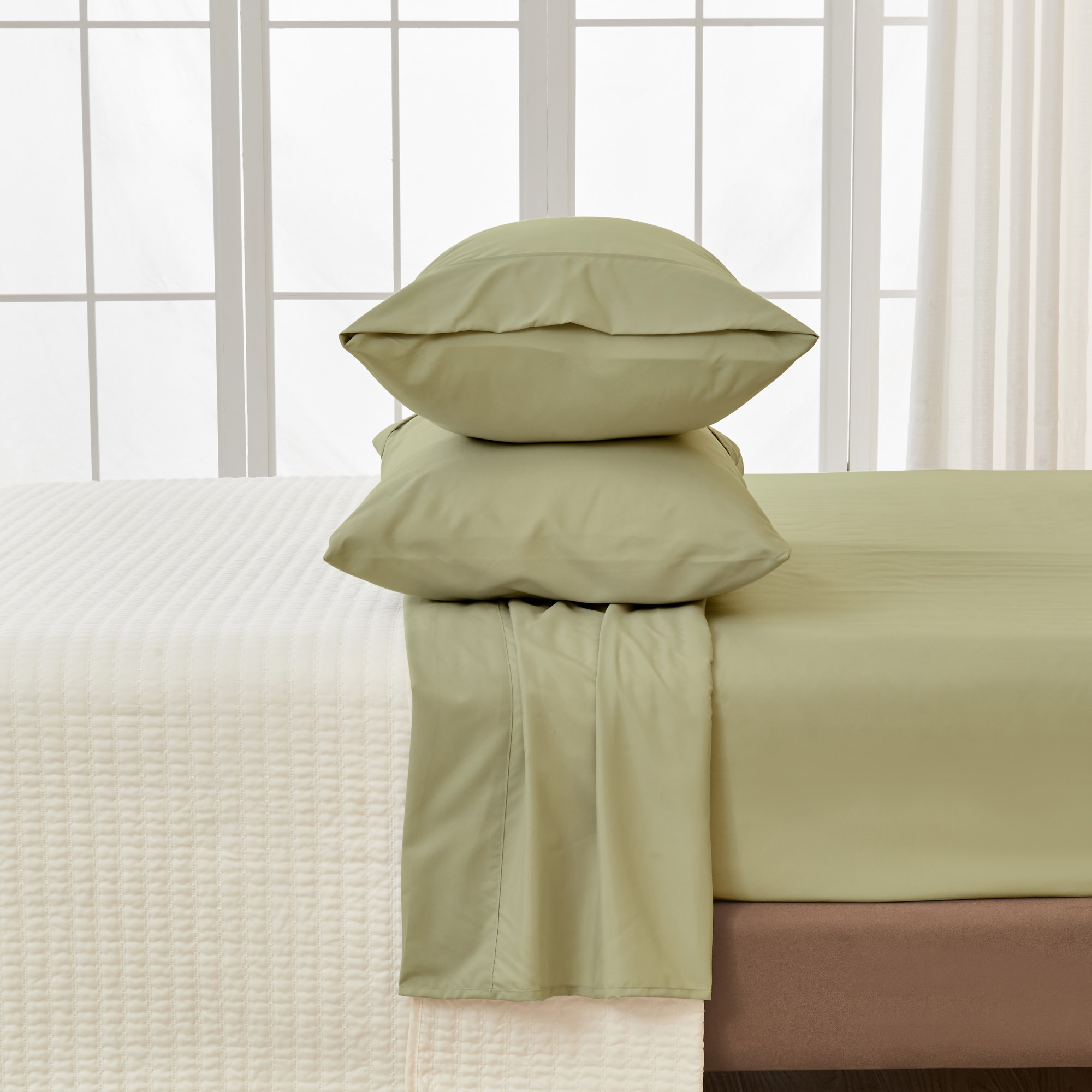 Great Bay Home Solid Microfiber Wrinkle-Resistant Sheet Set (Queen ...