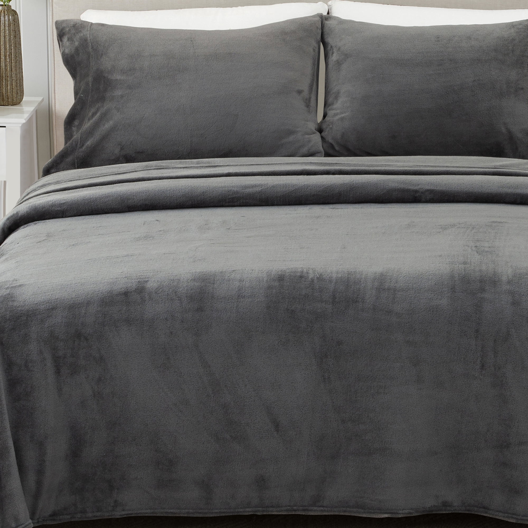 Great Bay Home Solid Velvet Plush Warm and Cozy Fleece Sheet Set (Full ...