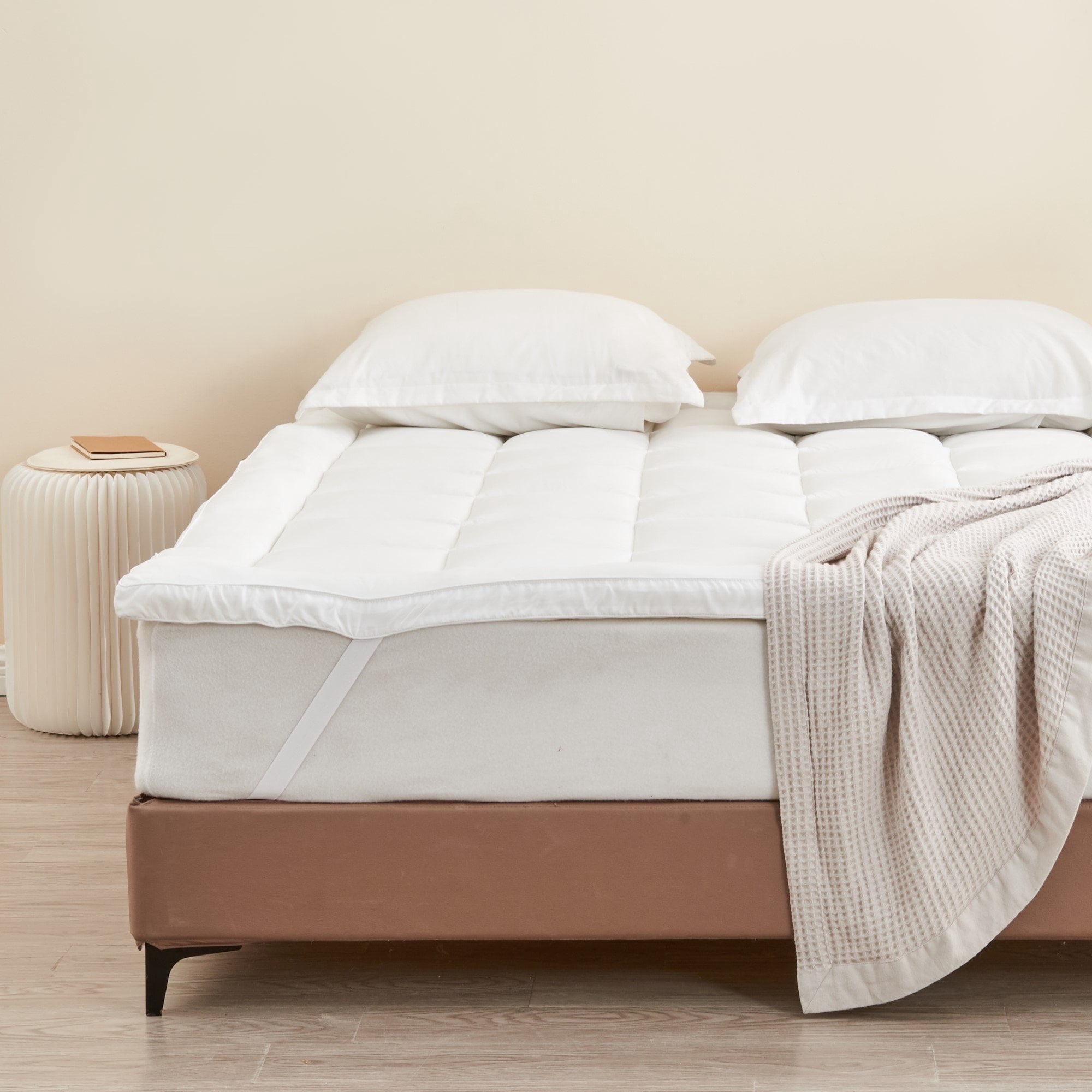 Ultra-Soft Cooling 2" Mattress Topper (Queen, White) - Walmart.com