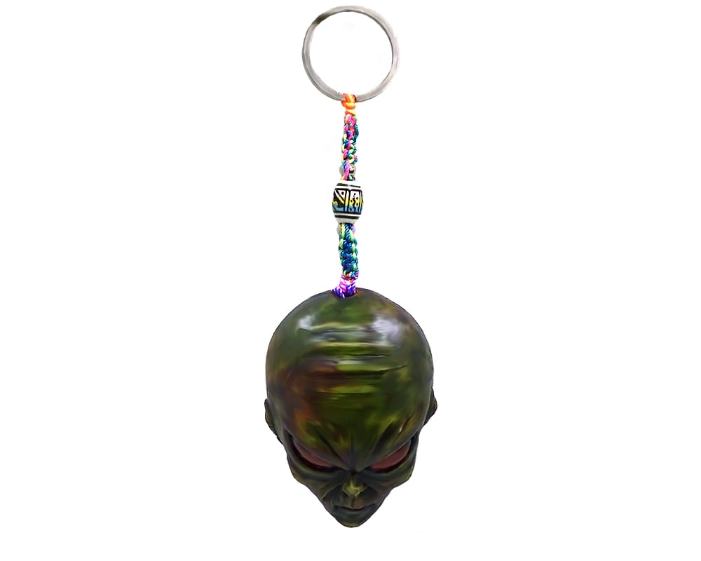Green Alien Head UFO 3D Figurine Keychain Multicolored Macramé Metal ...