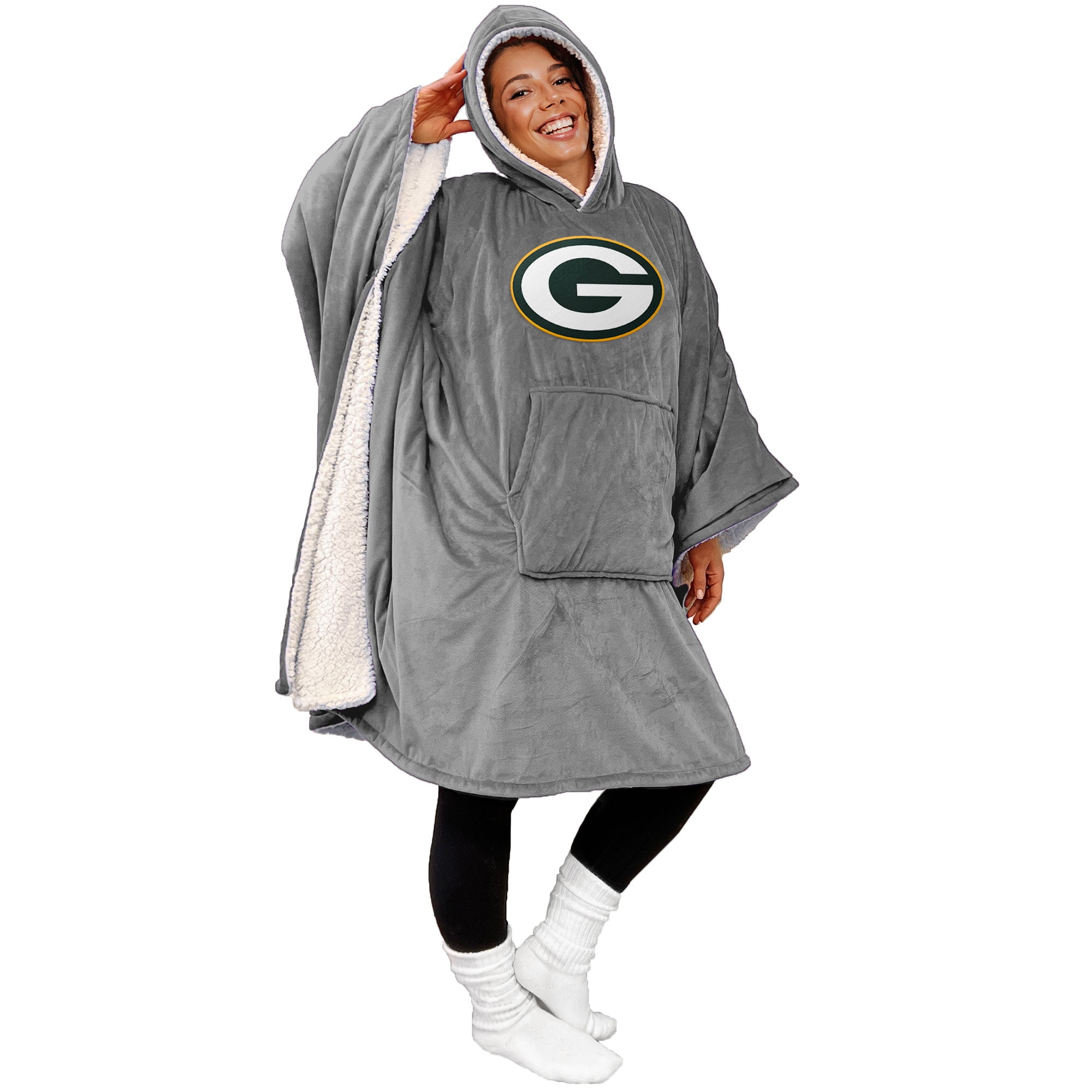Green Bay Packers 60" x 80" Logo Patch Team Color Bloncho with Sherpa ...