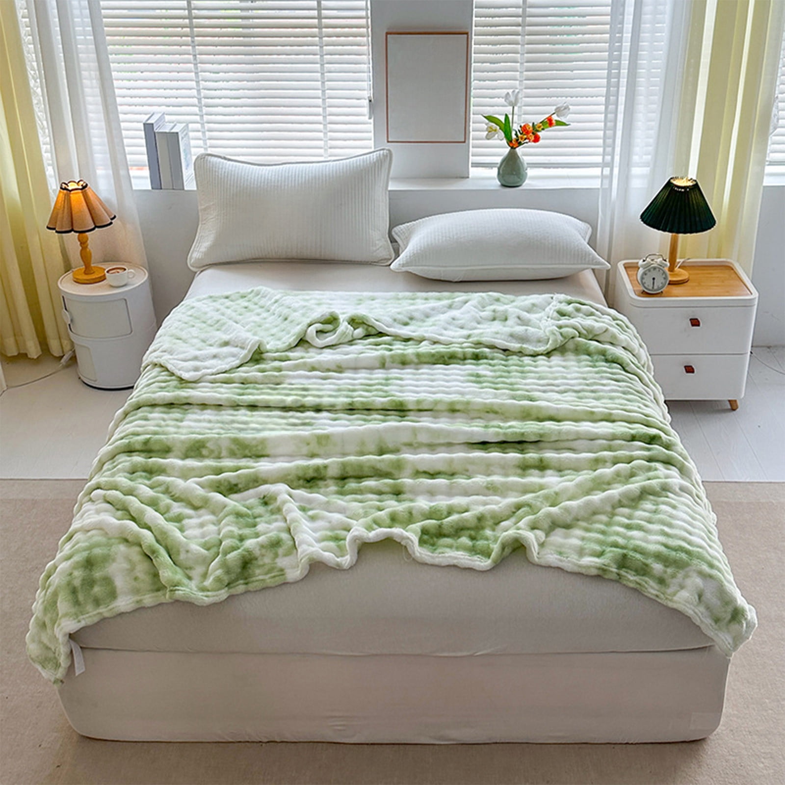 Green Colorful Bubble Blanket, Soft Warm Textile for Professional ...