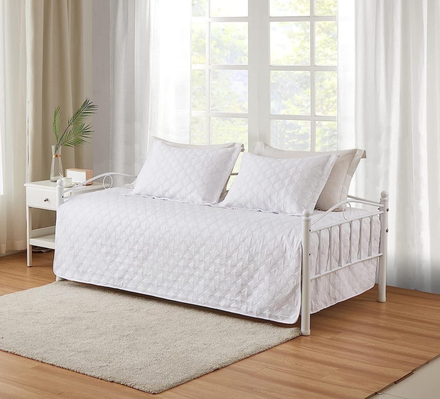 "Green Essen Reversible 3-Piece Daybed Set: Cover, 2 Shams, Soft ...