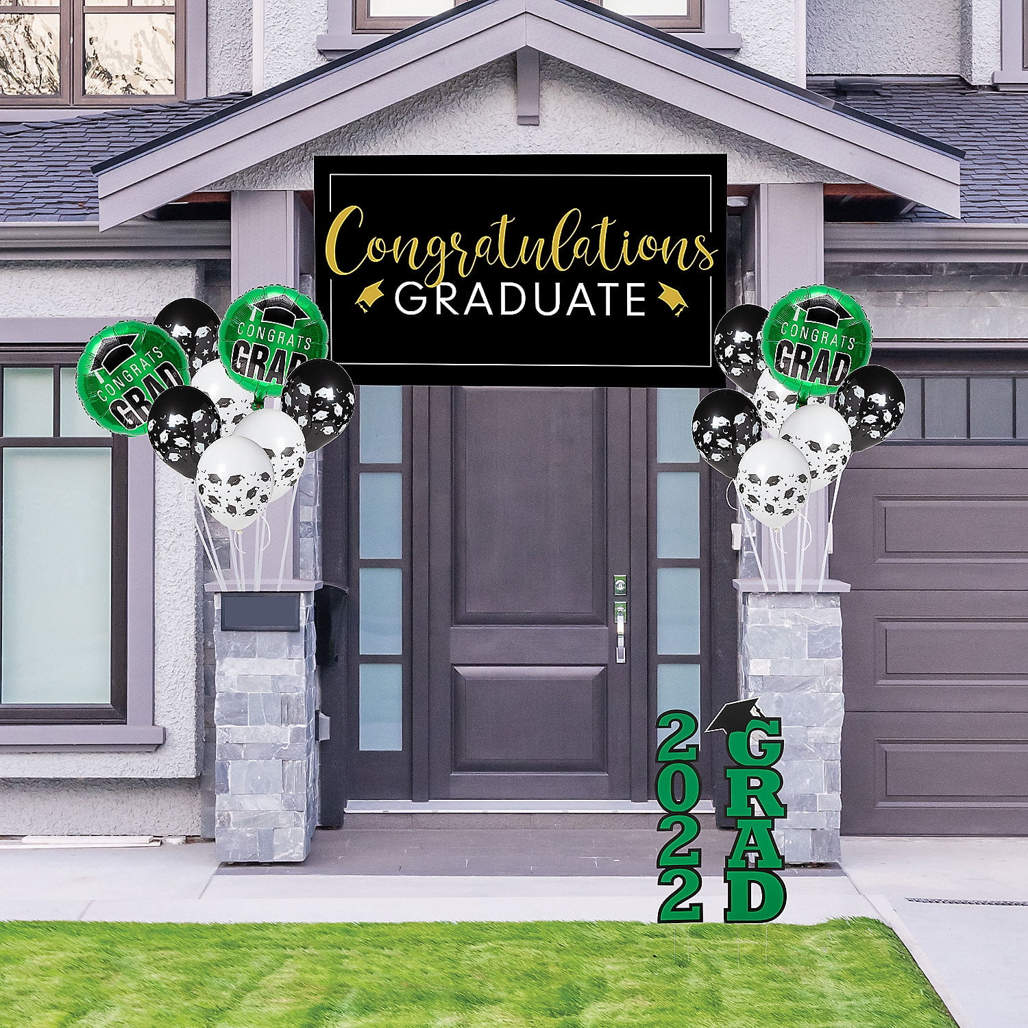 Green Graduation Outdoor Decorating Kit, Party Decor, 30 Pieces ...