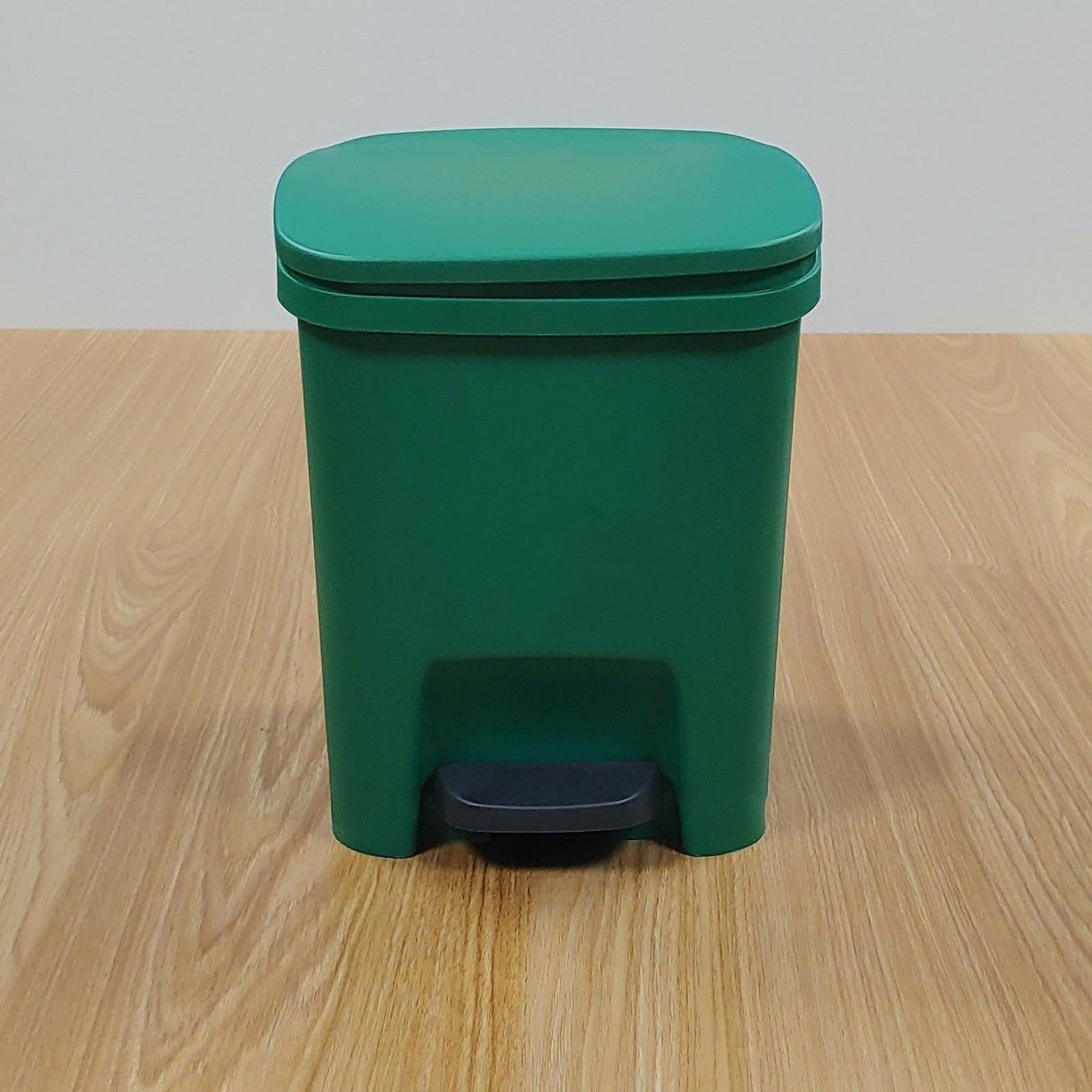 Green Kitchen Cleaning Supplies 10L Gallon Trash Can Plastic Step On ...