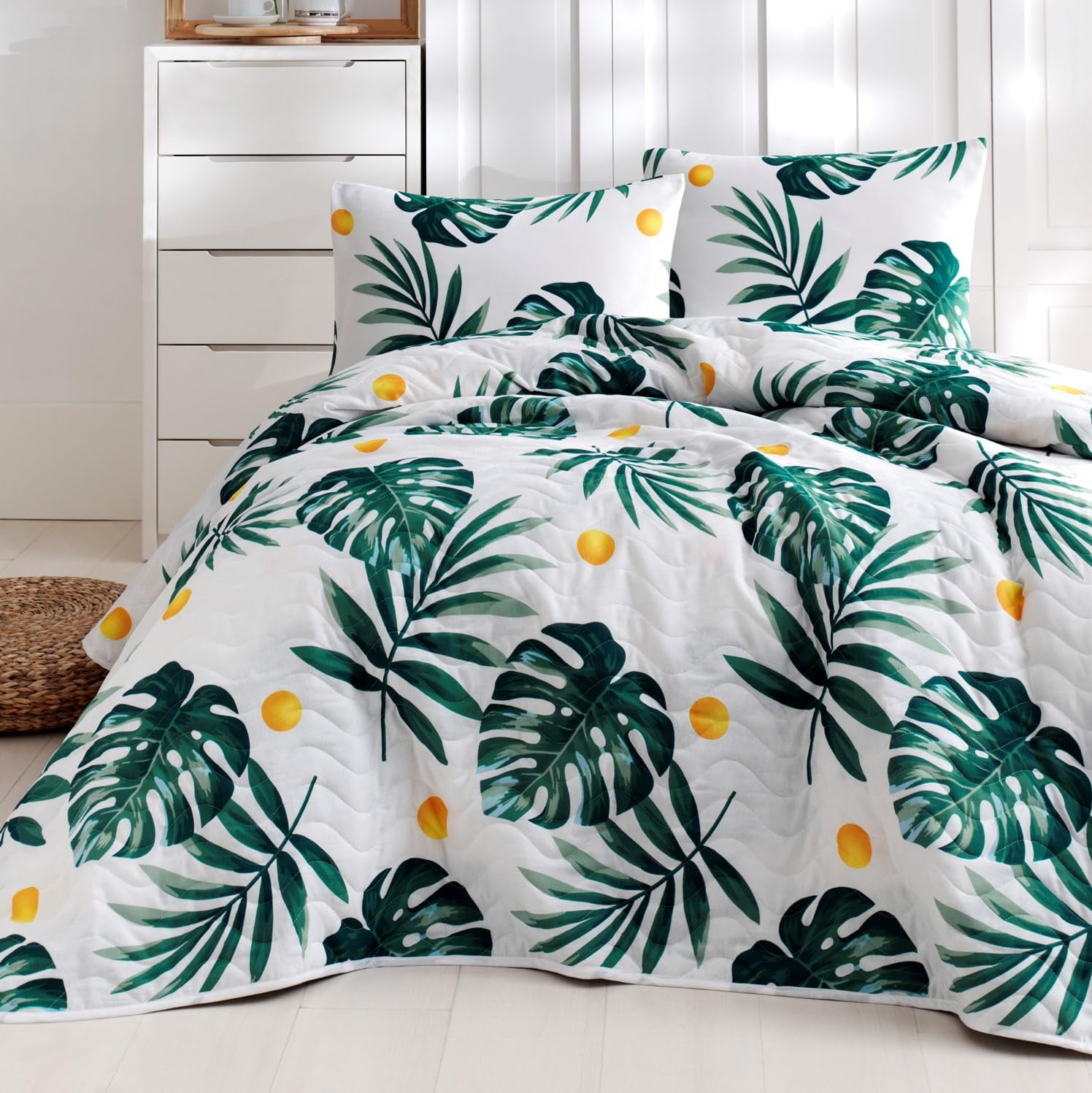 Green Leaves Full/Queen Size Bedspread/Coverlet Set – 3 Piece Quilt Set ...