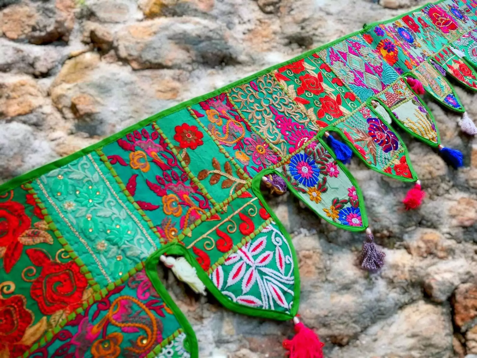 Green Patchwork Toran Indian Handmade Window Décor Wall Hanging Vintage ...