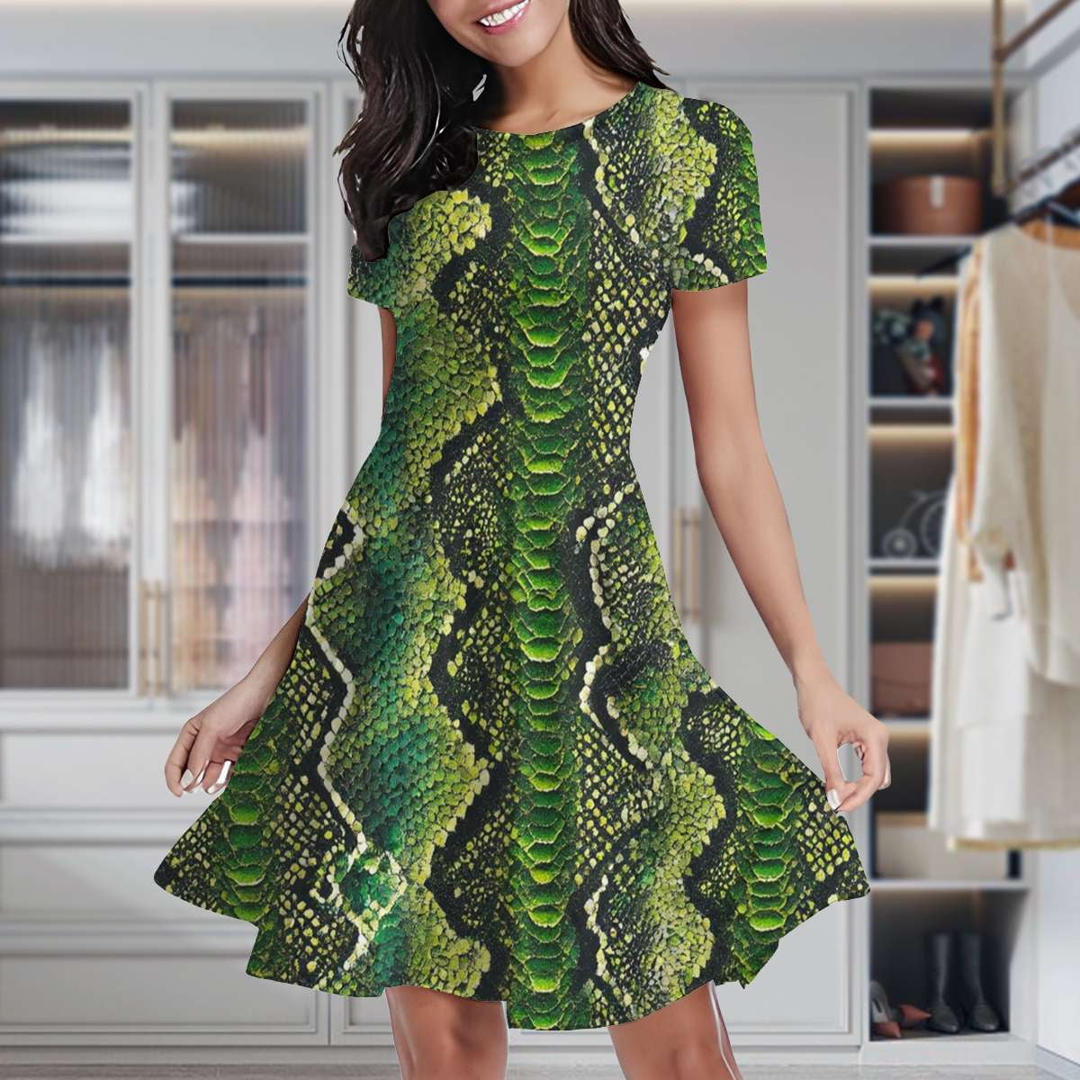 Green Snakeskin Seamless Pattern Repeat Women's Classic Swing Skater ...