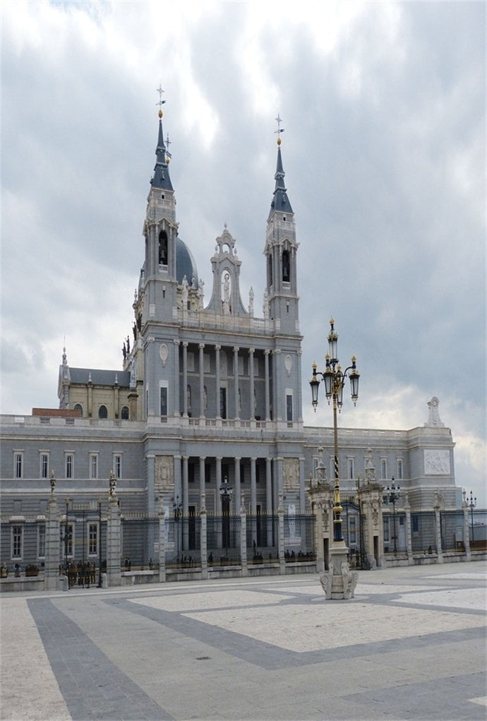 GreenDecor 5x7ft Almudena Cathedral Square Backdrop For Photography ...