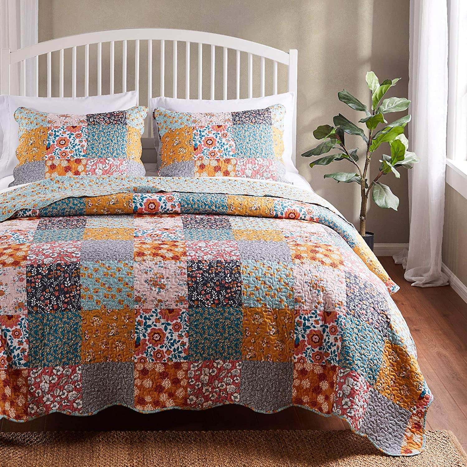 Greenland Home Carlie Modern Floral Reversible Quilt Set, 3-Piece King, Calico Patches - Walmart.com