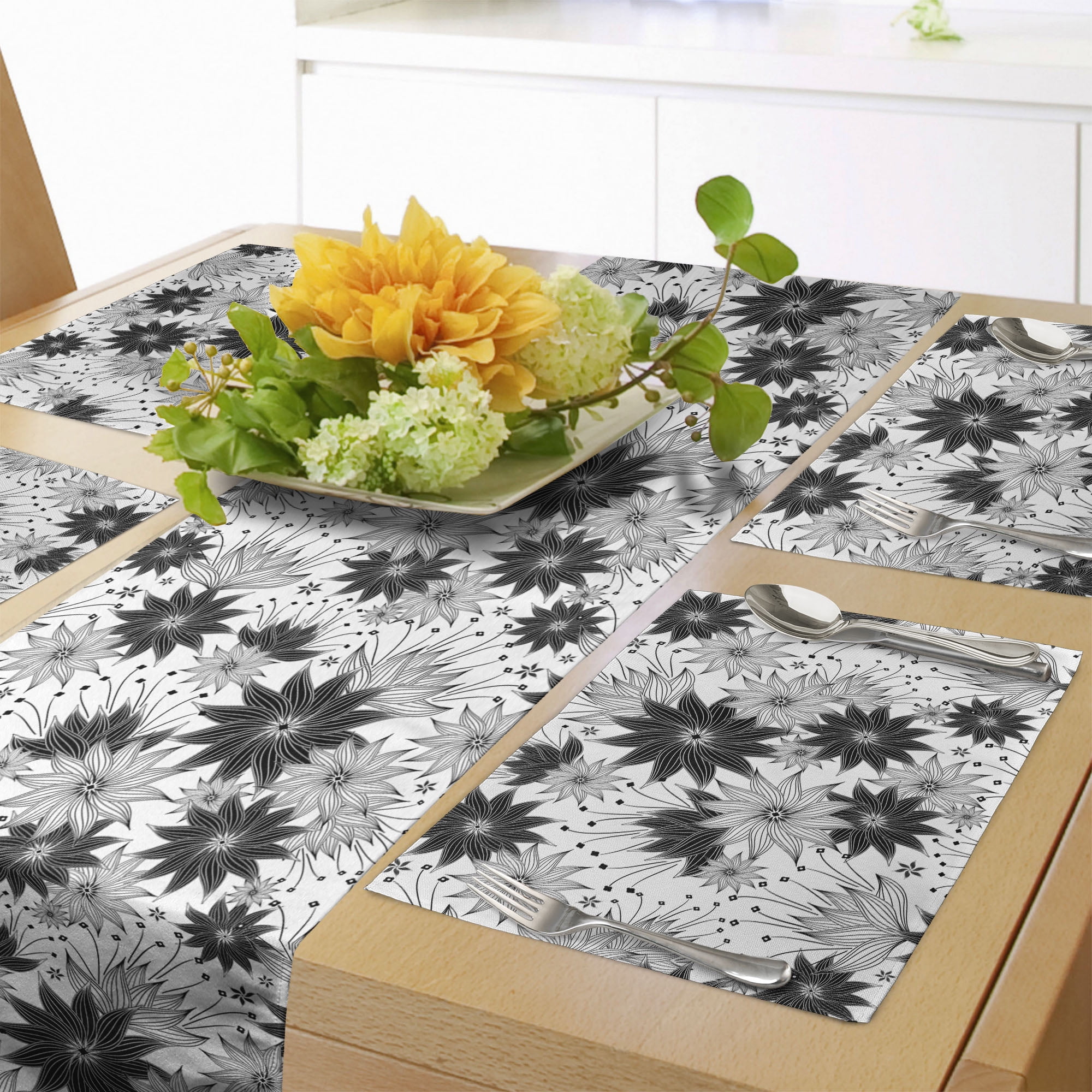 Grey Table Runner & Placemats, Illustration of Old Fashion Various Size ...
