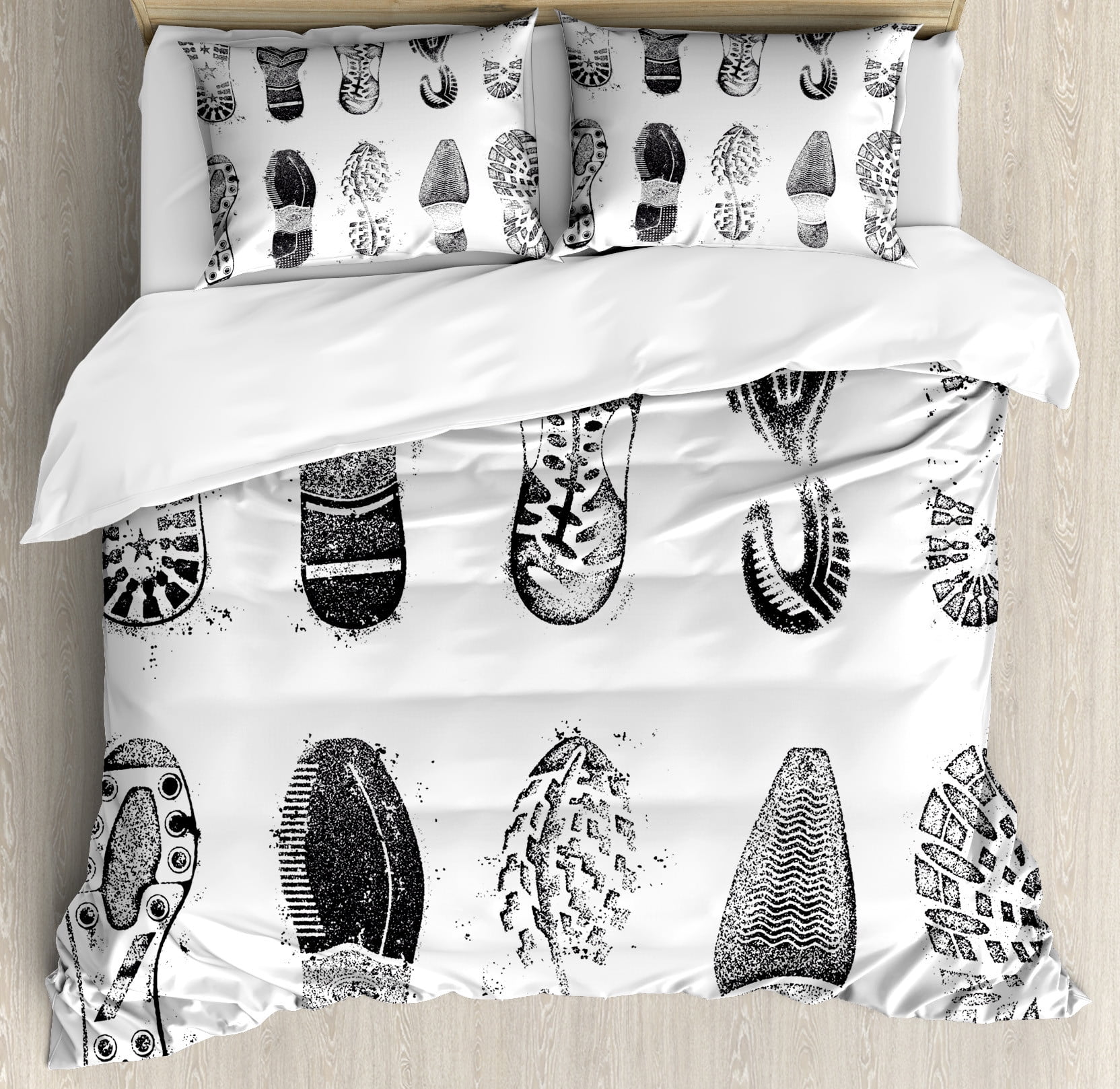 Grunge Duvet Cover Set, Various Shoe Tracks Design Human Foot Damaged ...