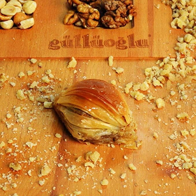 Gulluoglu Mussel Shaped Walnut Baklava, 10 Pieces (1.1 lb-500 gr ...