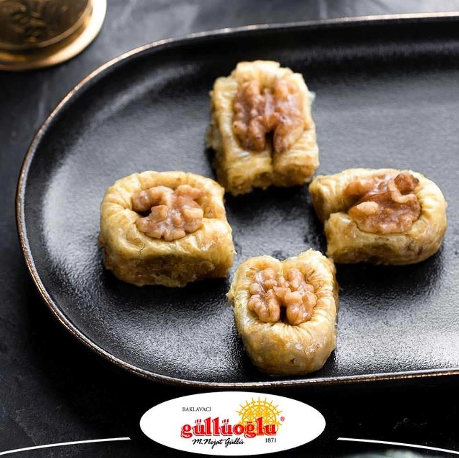 Gulluoglu Walnut Roll Baklava 30 pieces (2.2lb - 1000gr), daily fresh ...