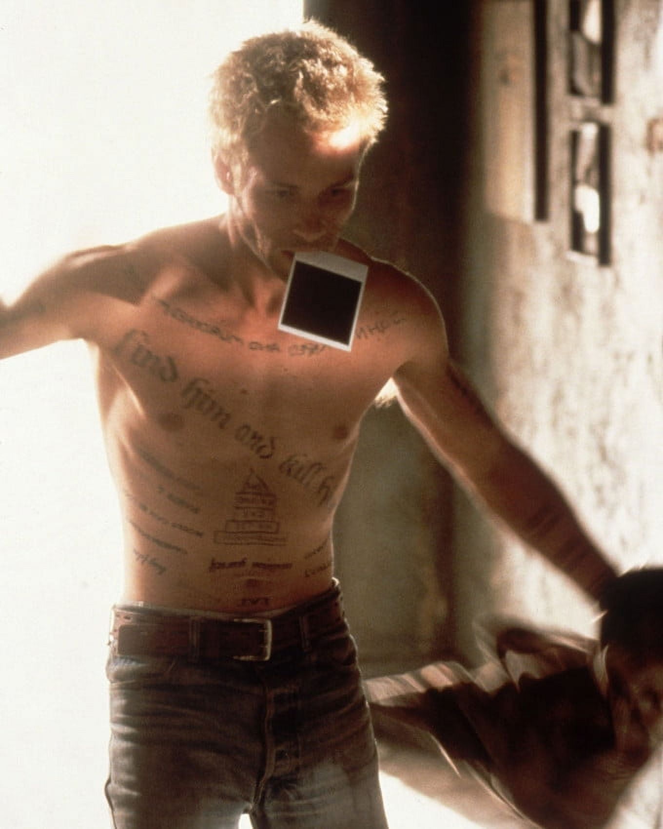 Guy Pearce In Memento Handsome With Tattoos 24X36 Classic Hollywood ...