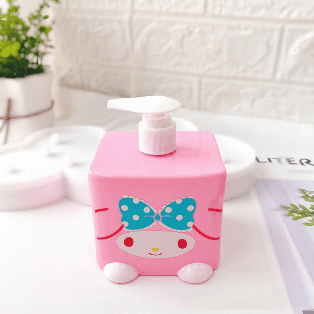 HELANHO 350ML Cartoon Melody Shampoo and Conditioner Bottle Dispenser ...