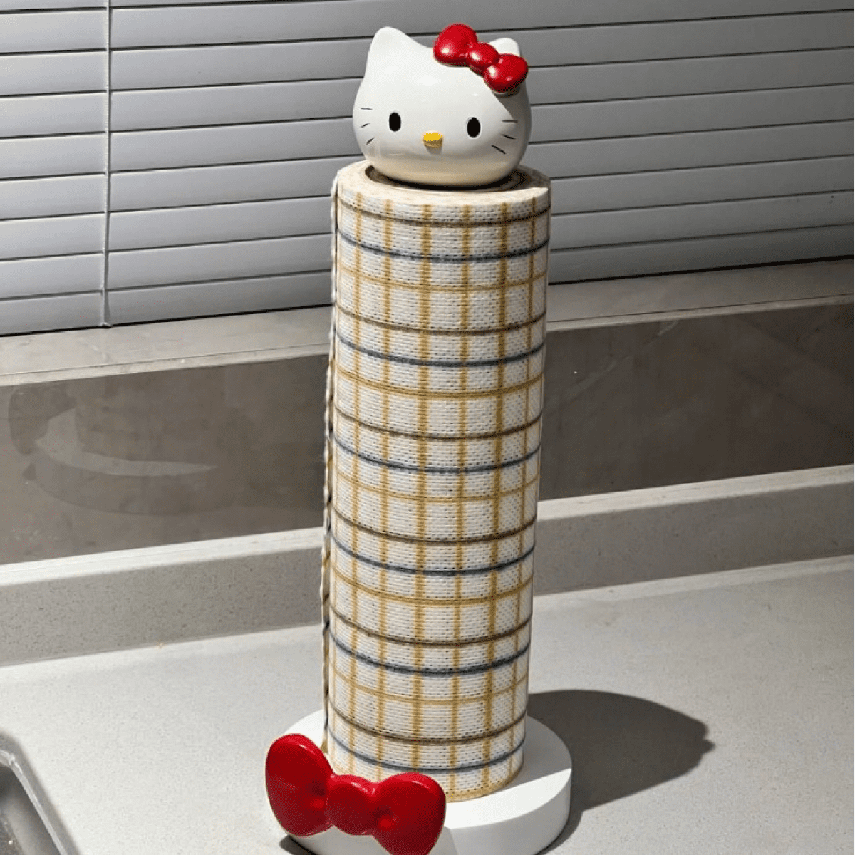 HELANHO Cute Hello Kitty 3D Cartoon Paper Towel Holder - Kitchen ...