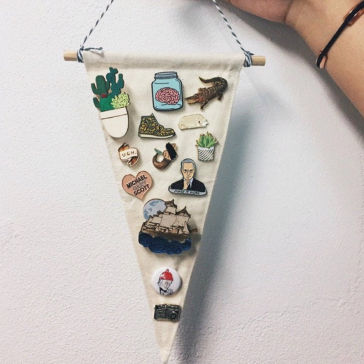 HEMOTON Canvas Pennant Banner for Brooch Display Beige Color Great for ...