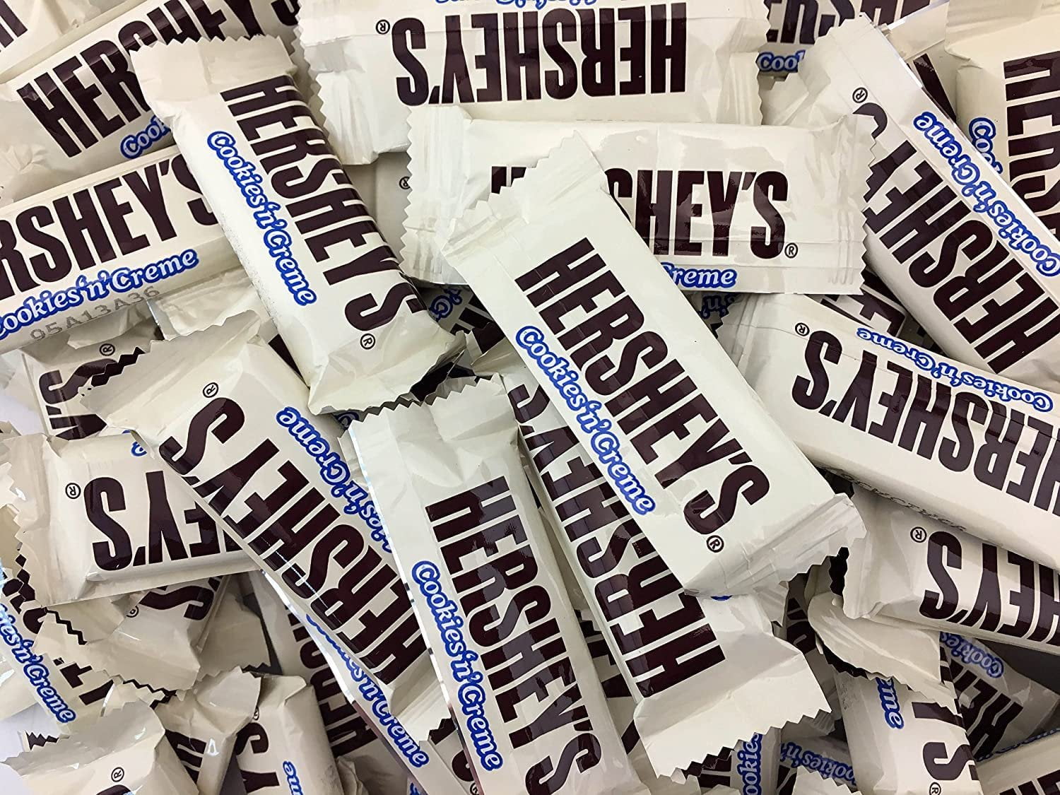 HERSHEYS Bulk Chocolate Candy Bars, Snack Size, Individually Wrapped ...
