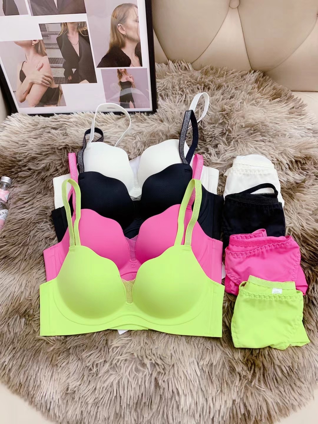 HHH 8290 Shiny Diamond-Embedded Shoulder Strap Medium Thick Wireless Small Chest Push up Large ...