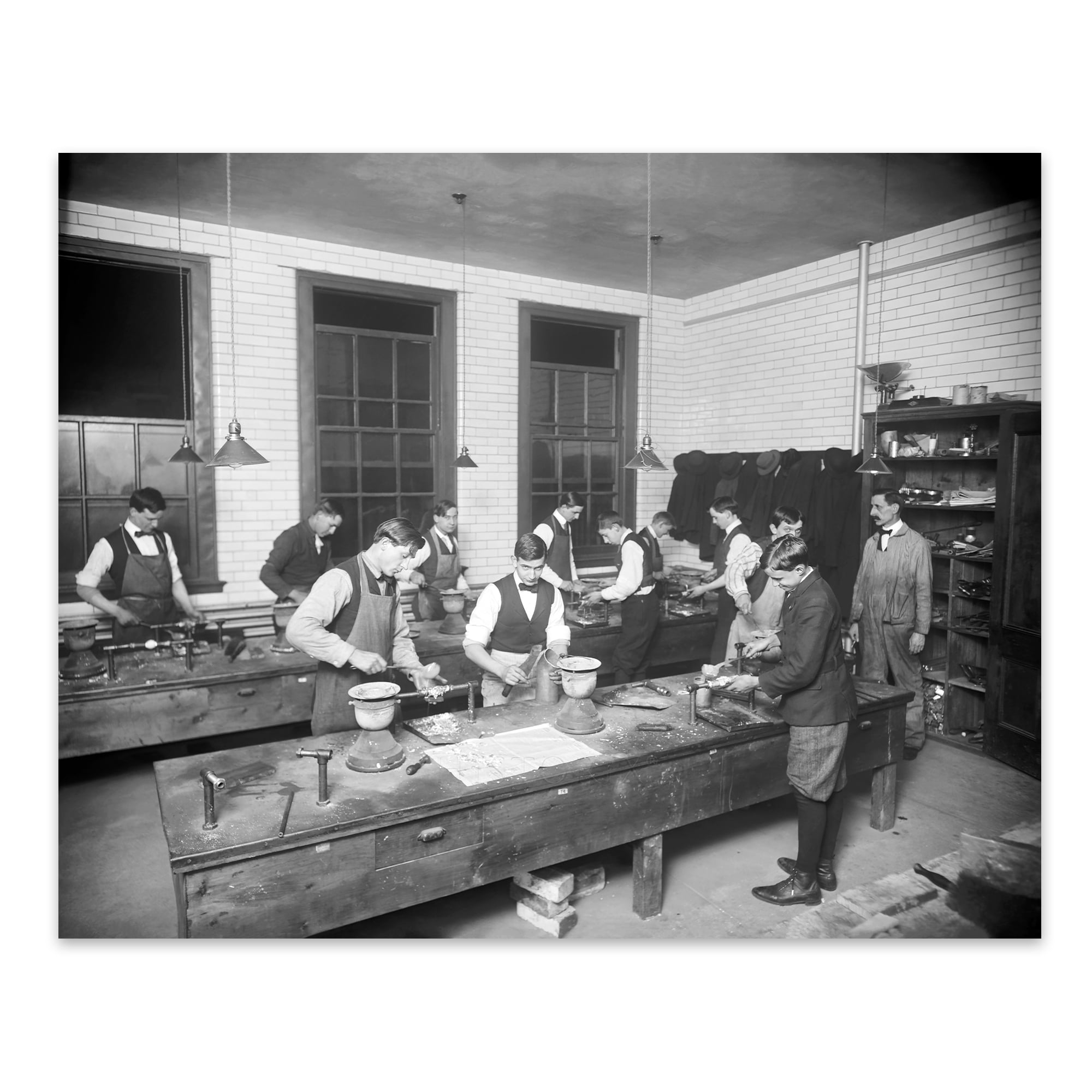HISTORIX Vintage 1900 St. George's Trade School Photo Print - Old ...