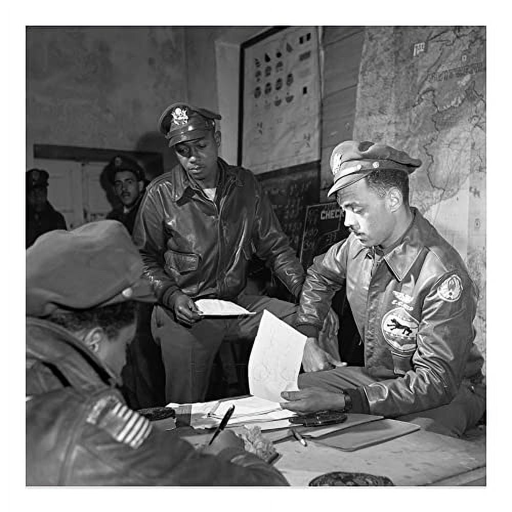 HISTORIX Vintage 1945 Tuskegee Airmen Photo Print - 10x10 Inch Historic ...