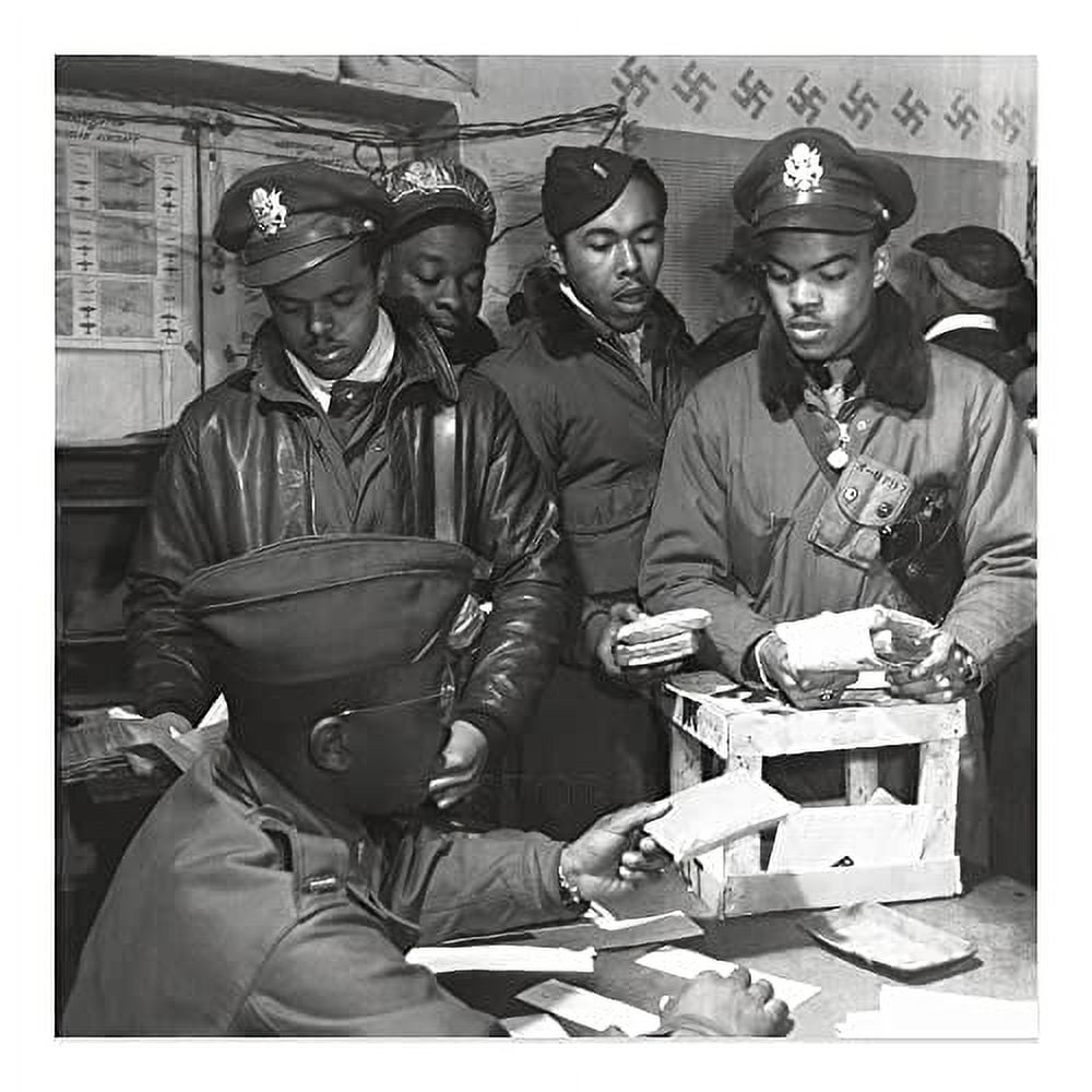 HISTORIX Vintage 1945 Tuskegee Airmen Photo Print - 24x24 Inch Vintage ...