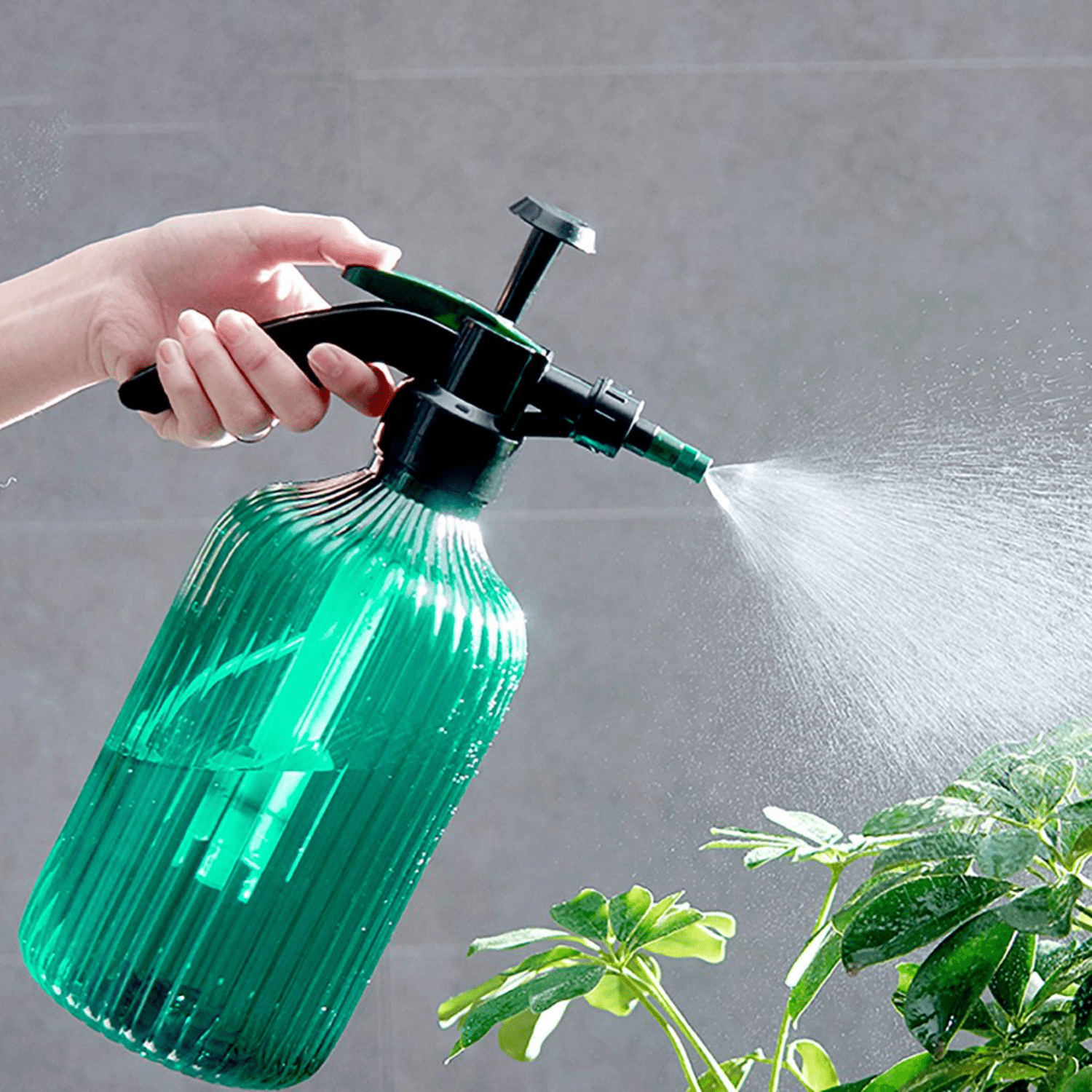 HLJHKJWM Mist Spray Bottle Hand Held Pressure Mister with Top Pump ...