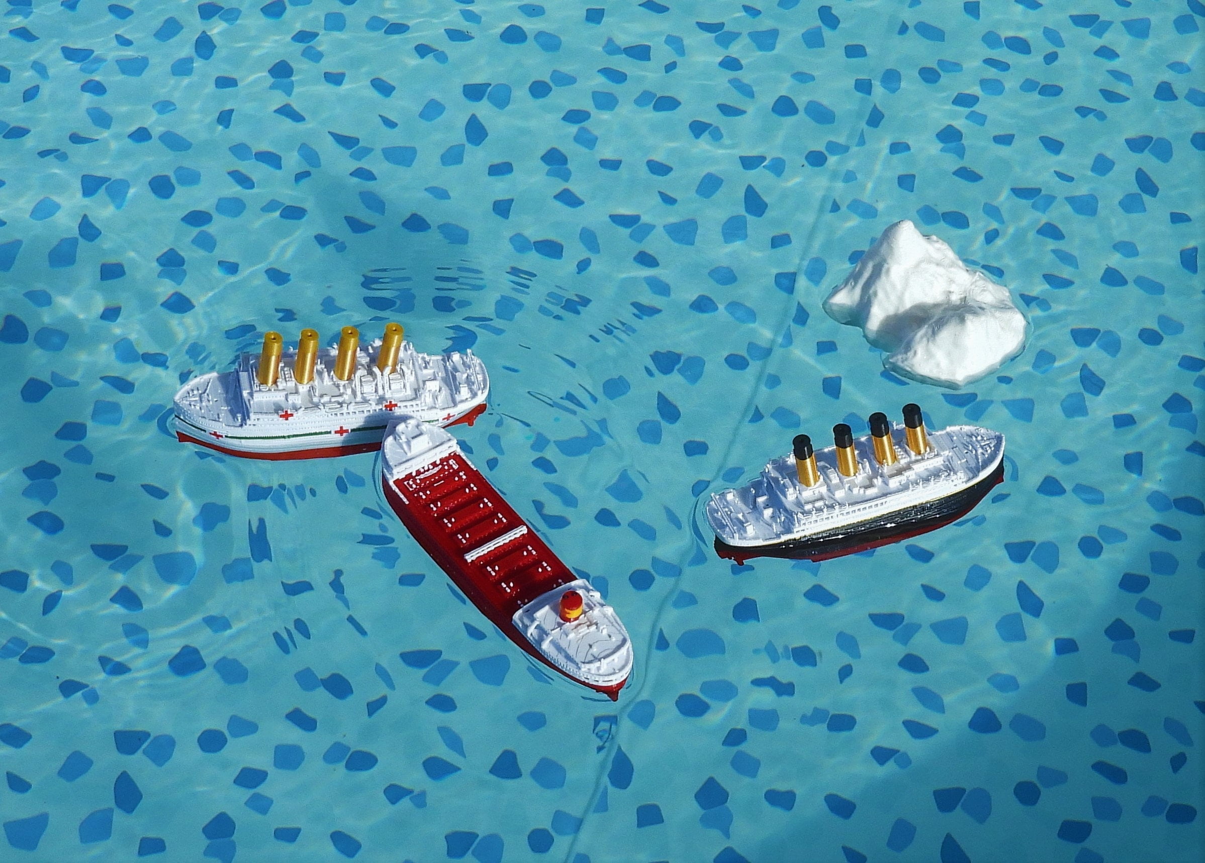 HMHS Britannic Floating Bathtub Model with Sea Mines by TheRoller3d ...