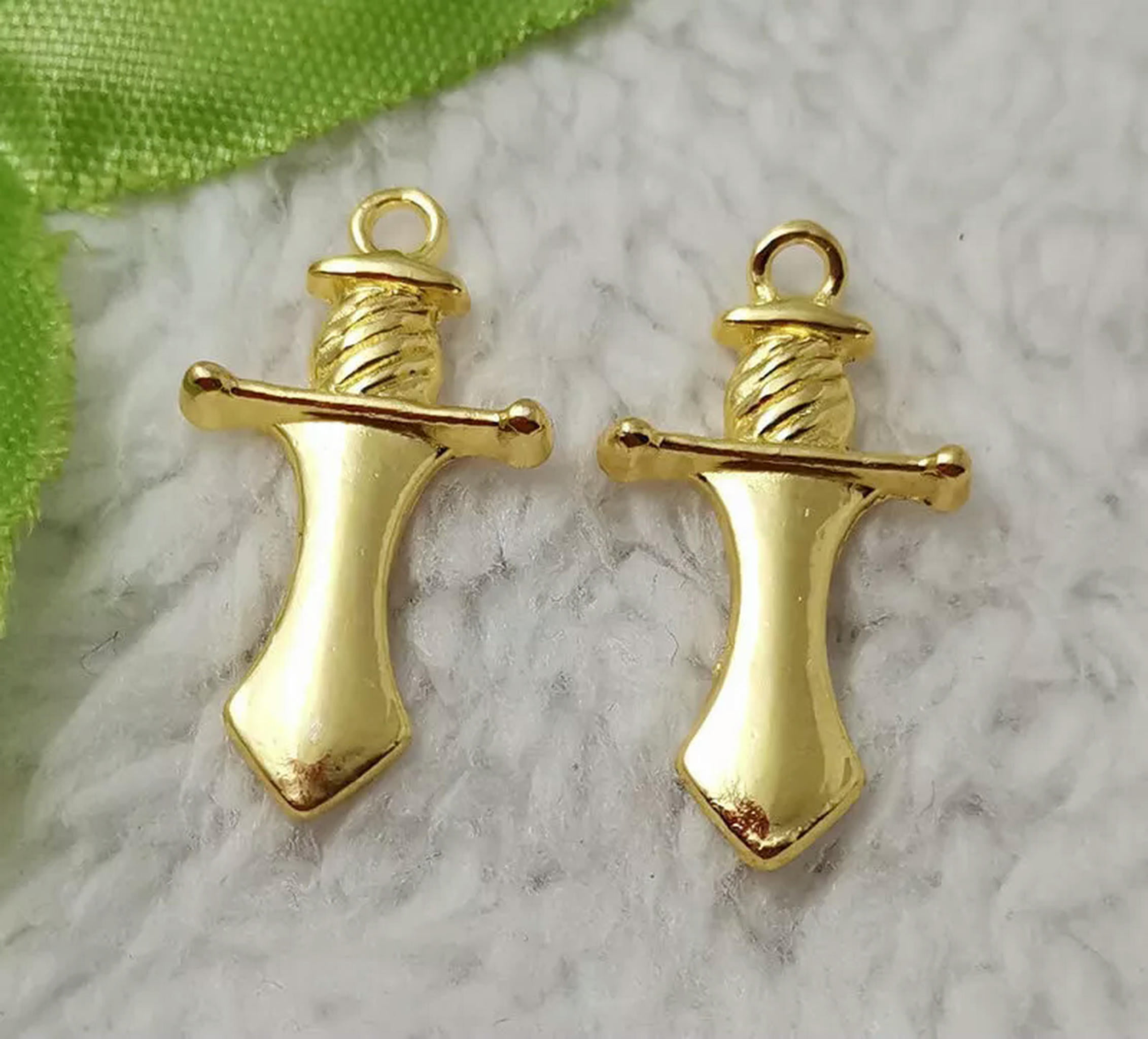 HOOUN 308 pcs Bright gold sword charms 25x13mm B5088 - Walmart.com
