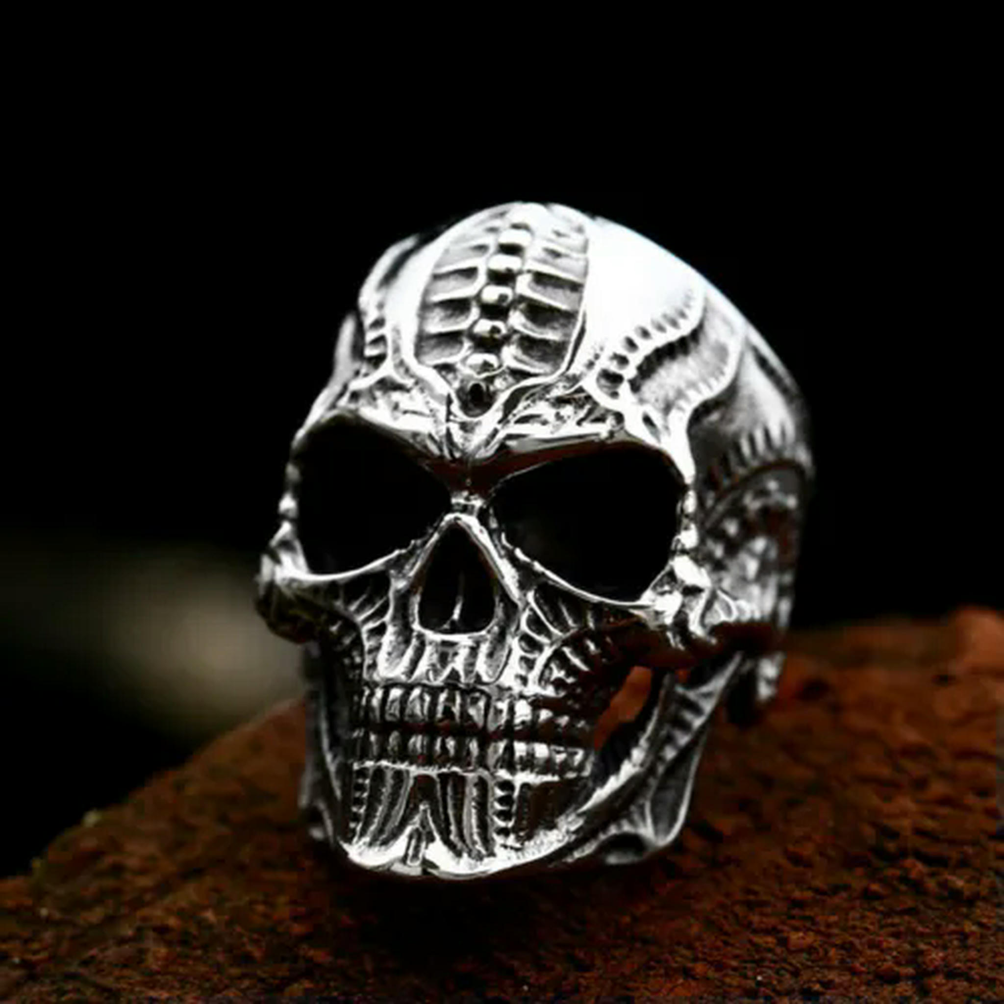 HOOUN Gothic Alien Skull Ring Stainless Steel Men's Back Bone Grain ...