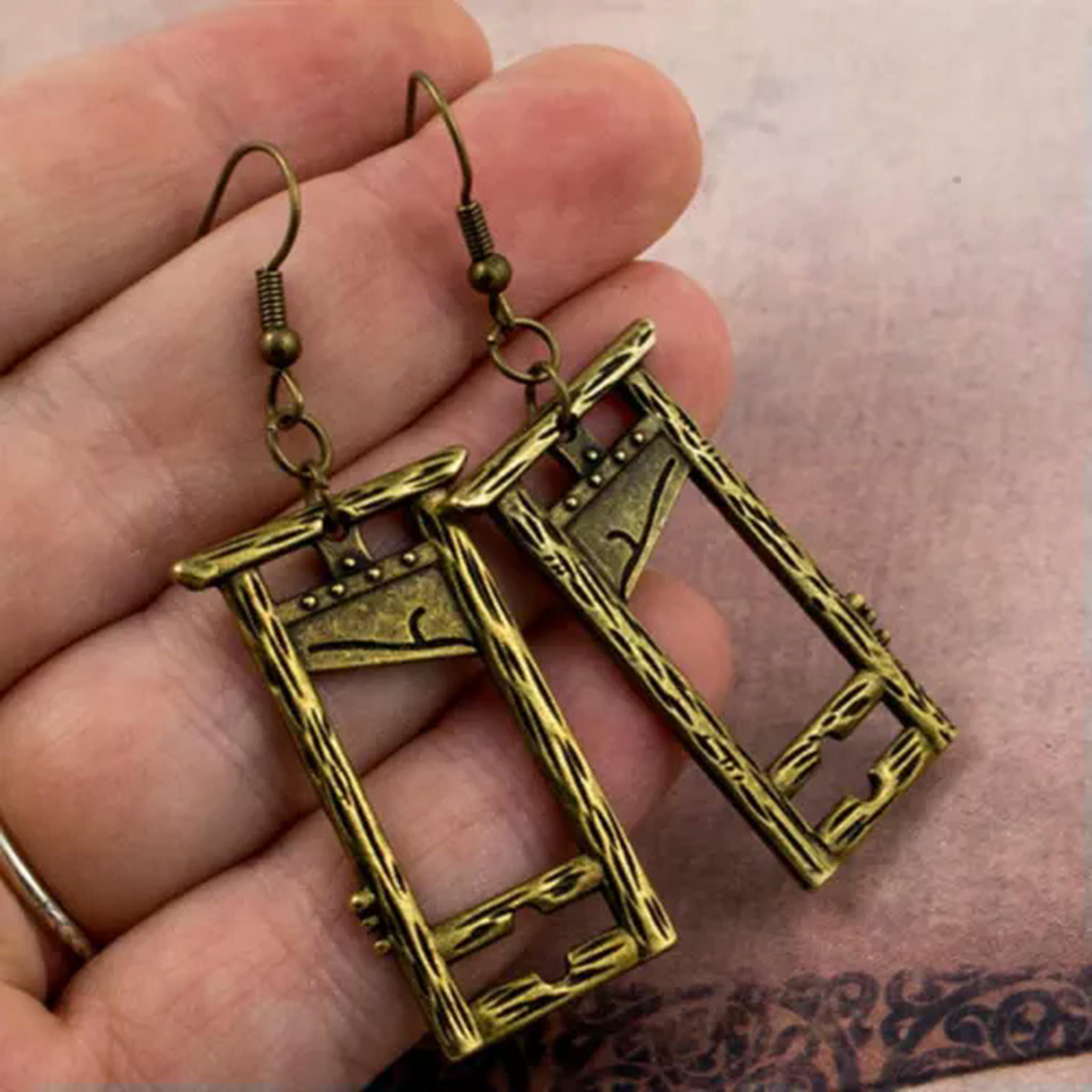 HOOUN Guillotine Earrings Macabre Gothic Gift Medieval Vintage Women ...