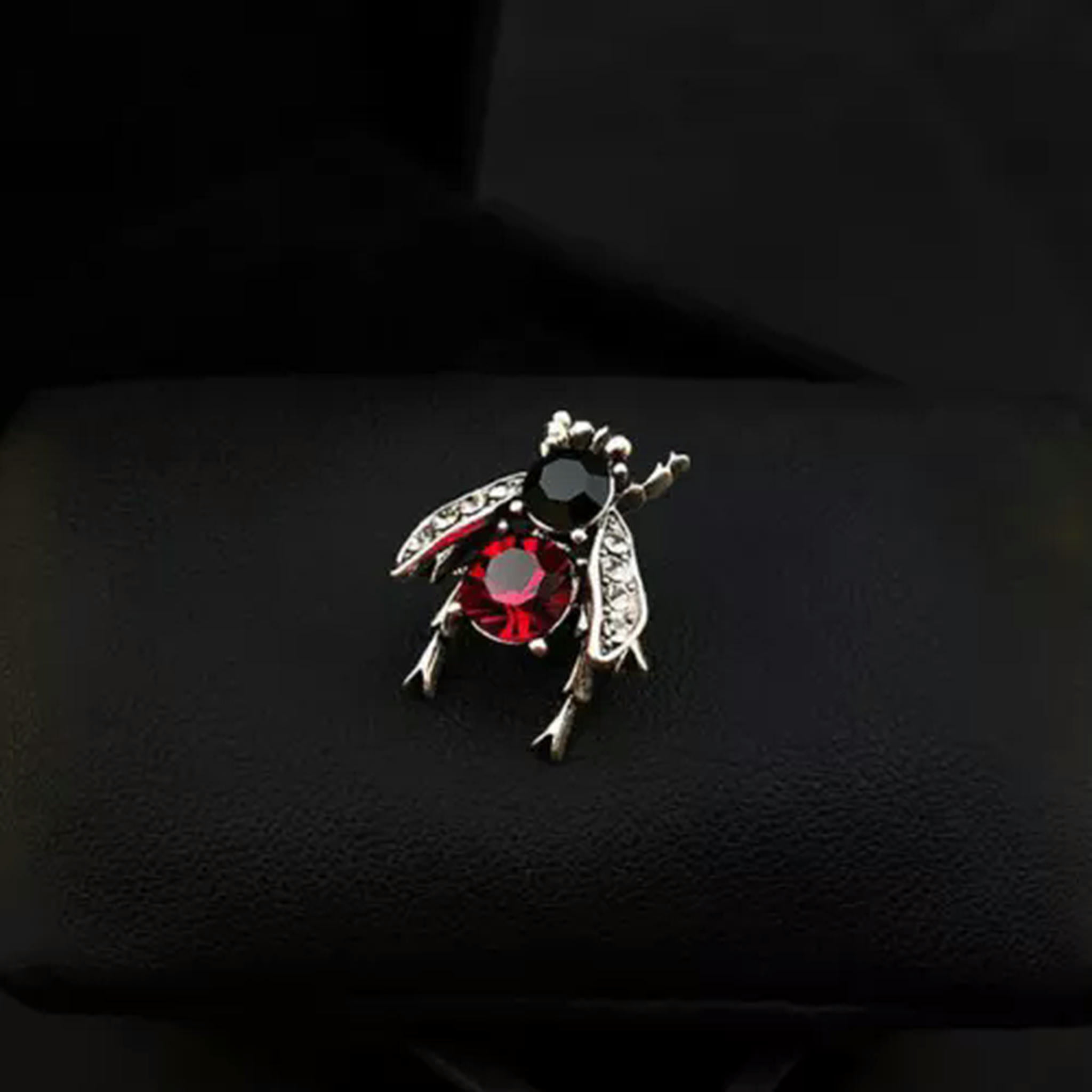 HOOUN Vintage Bee Rhinestone Brooch Trend Creative Insect Corsage ...